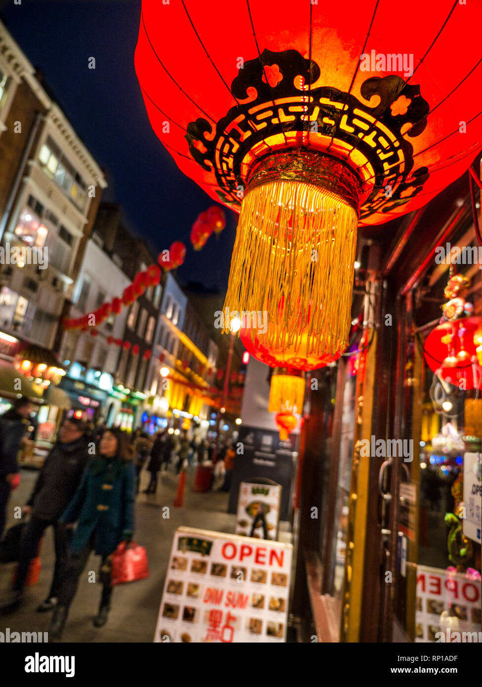 Chinese restaurants shops produce attractions hi-res stock photography ...