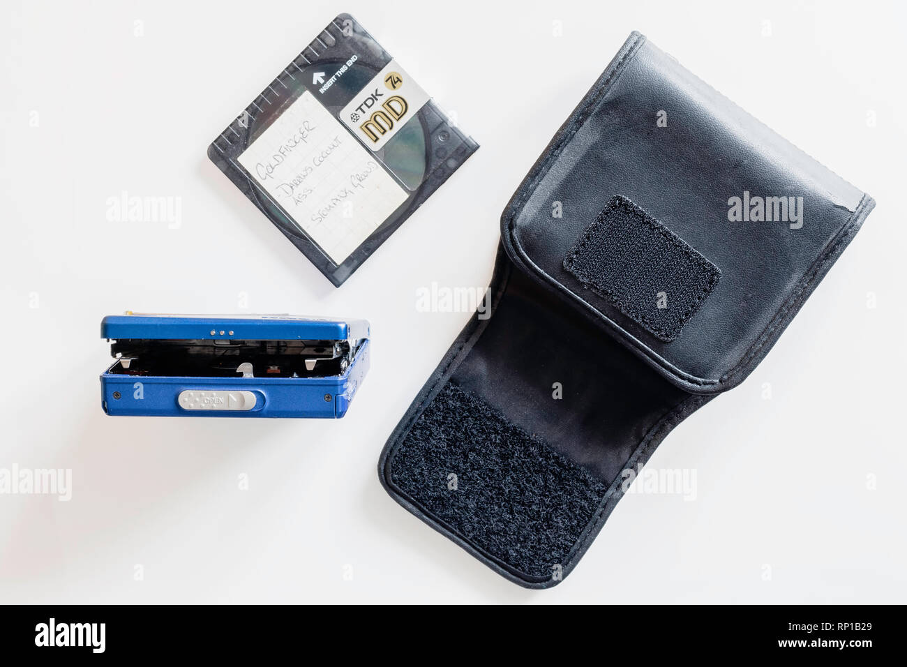 Sony MiniDisc player with pouch and minidisc Stock Photo - Alamy