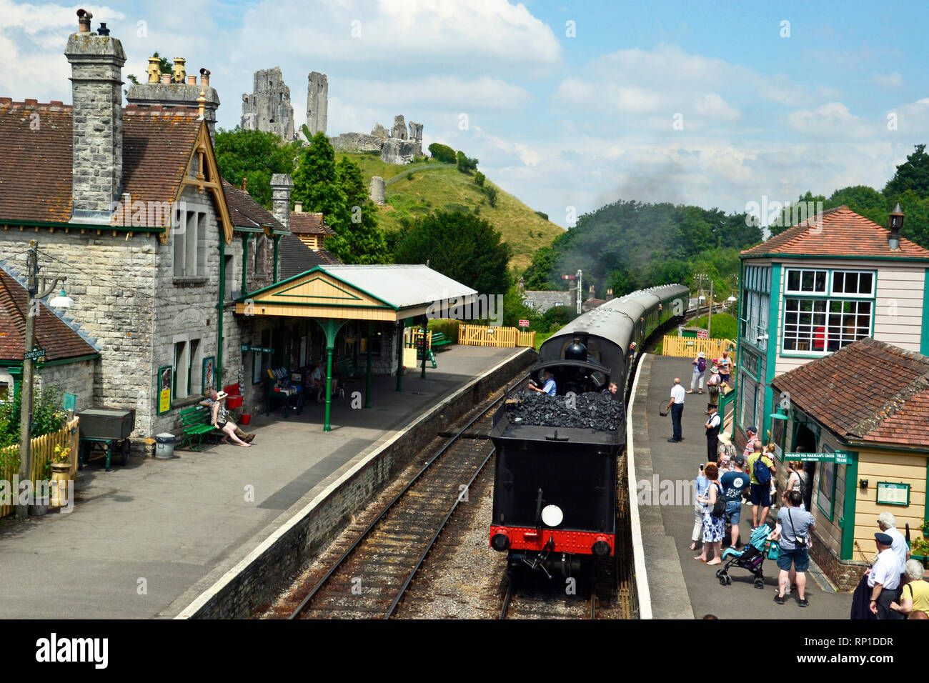 Heritage train station hi-res stock photography and images - Alamy