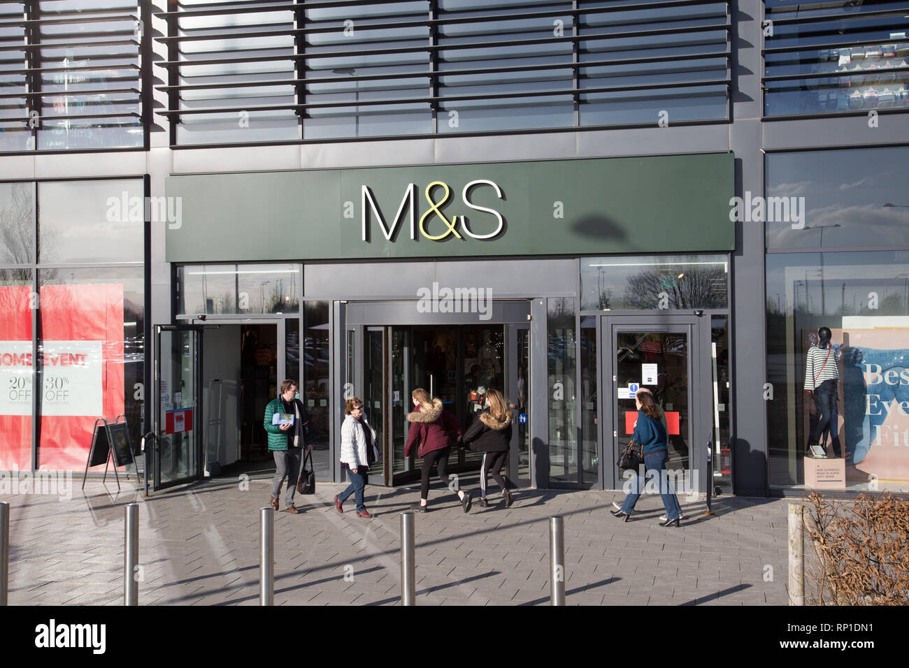 Vangarde shopping park hi-res stock photography and images - Alamy