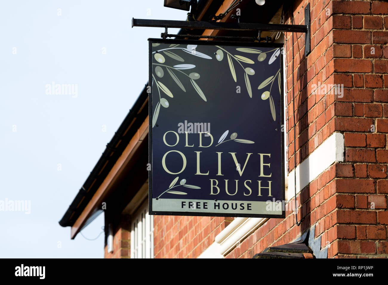Old pub signs hi-res stock photography and images - Alamy