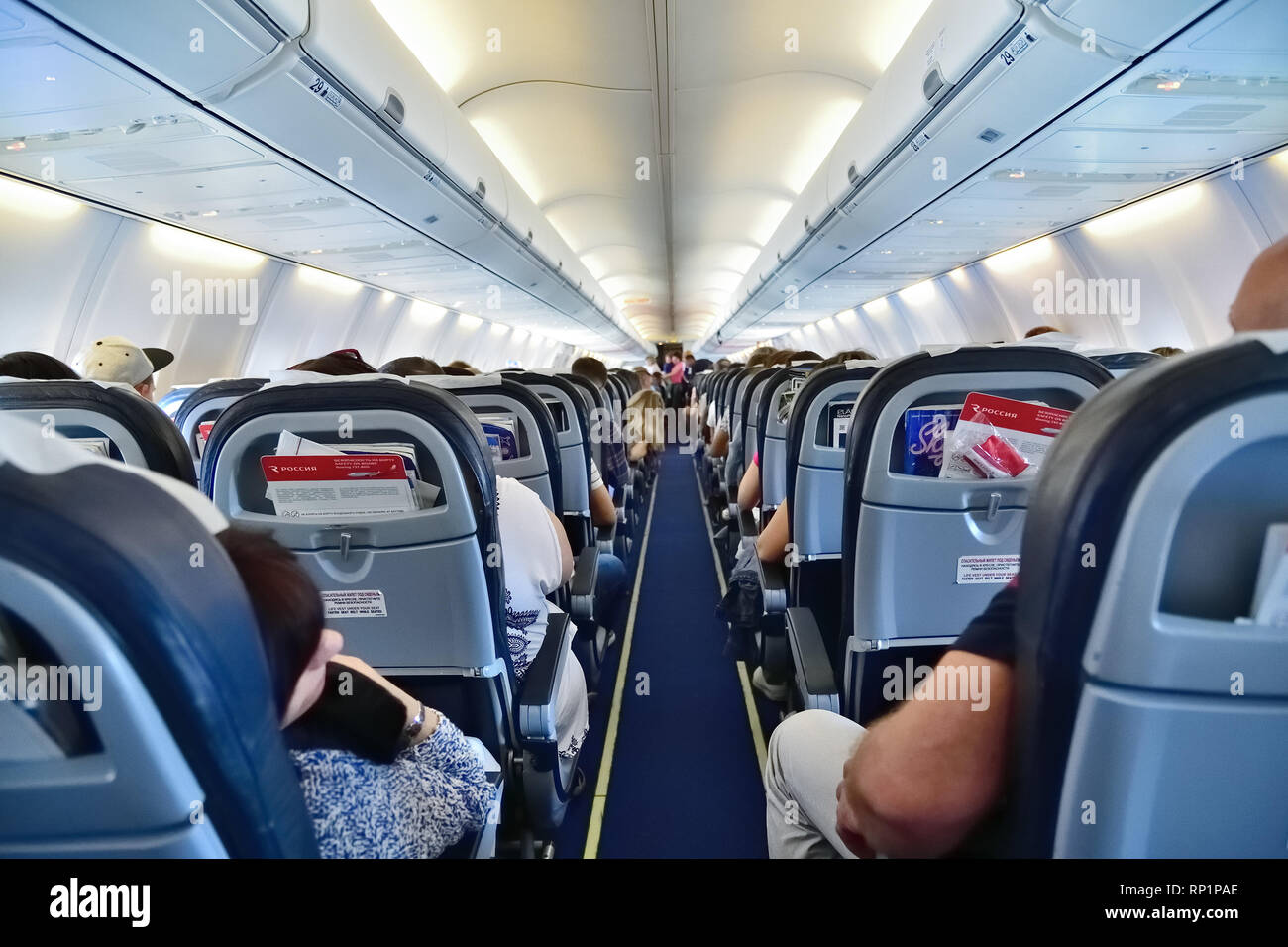 Boeing 737 cabin hi-res stock photography and images - Alamy