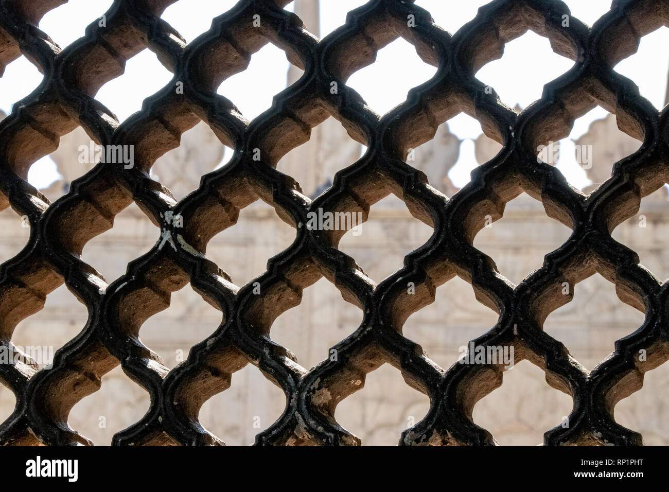 Ancient red fort Delhi India window pattern Stock Photo - Alamy