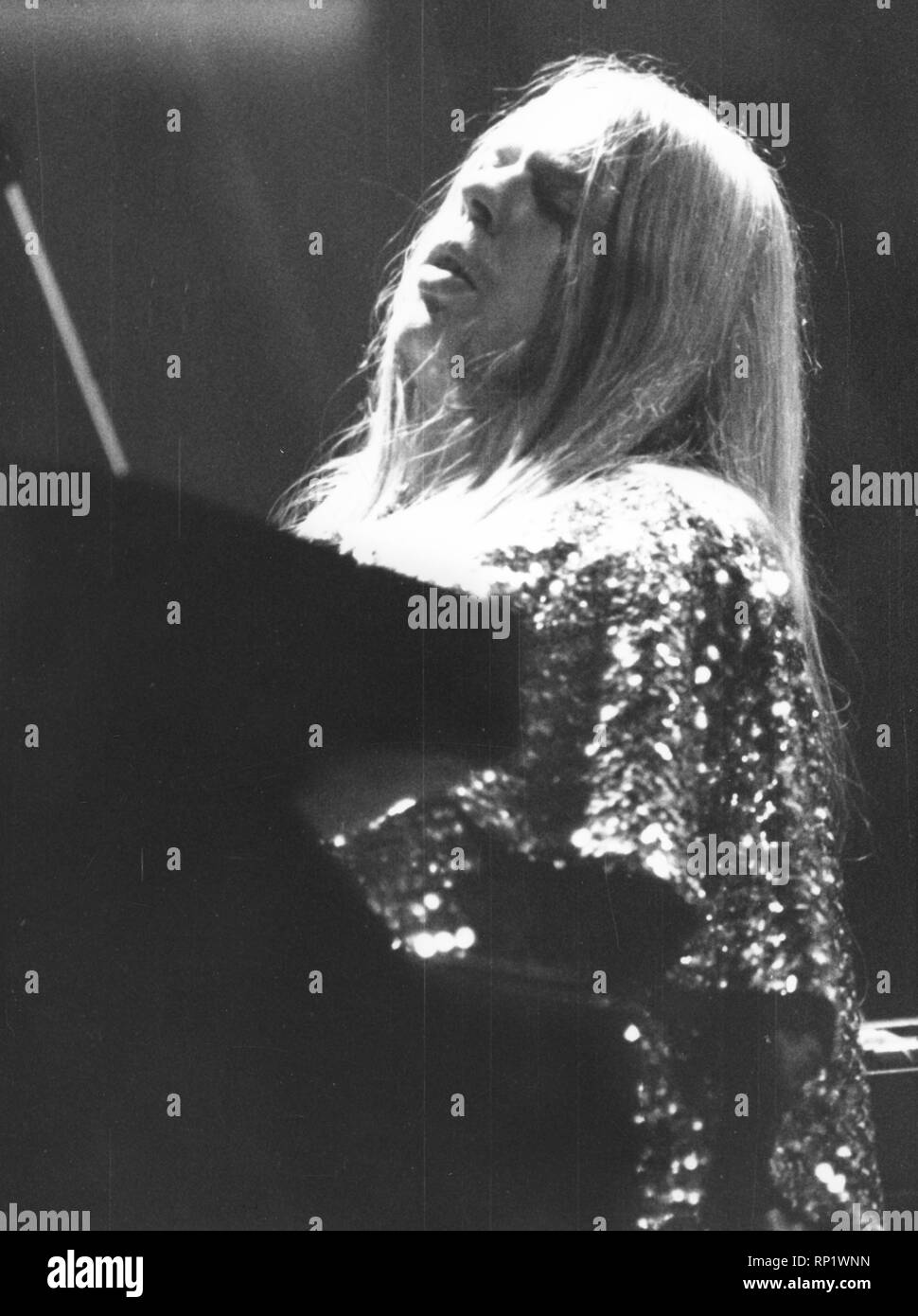 Rick wakeman 70s hi-res stock photography and images - Alamy