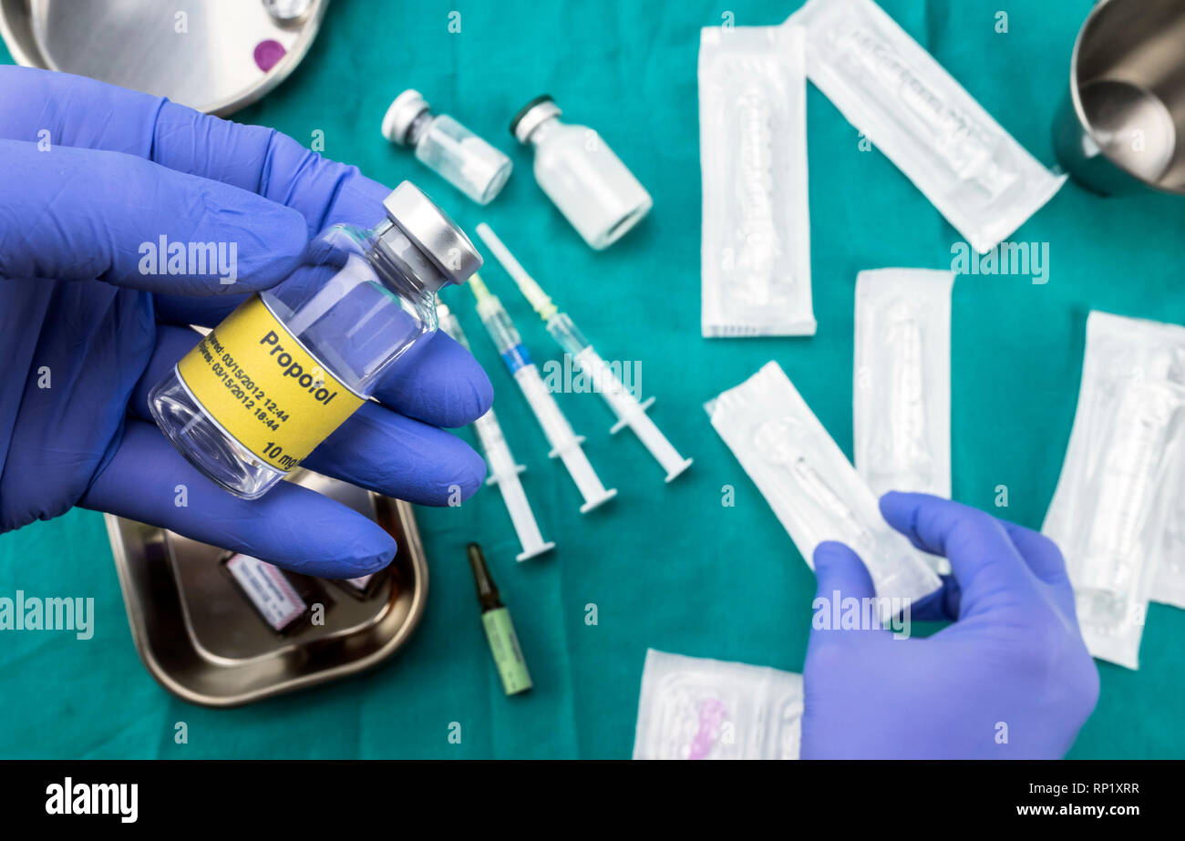 Propofol hi-res stock photography and images - Alamy