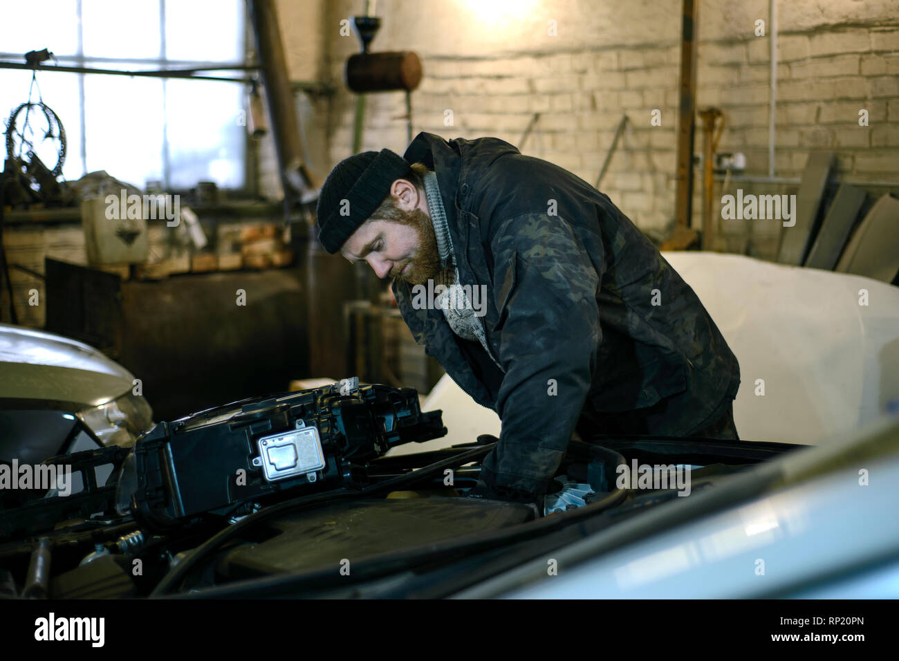 Army mechanic workshop hi-res stock photography and images - Alamy