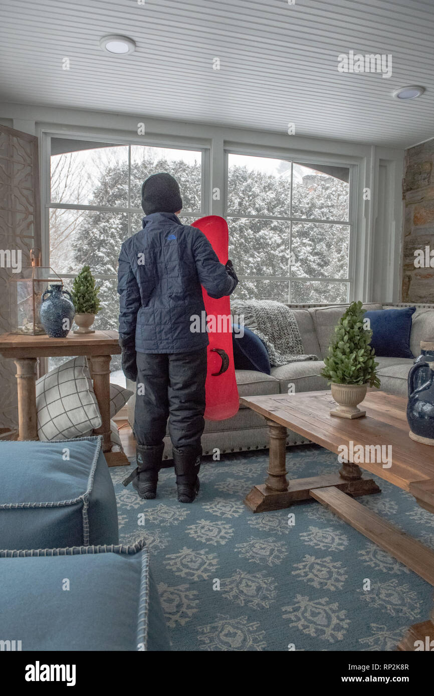 Boy getting ready for snow hi-res stock photography and images - Alamy