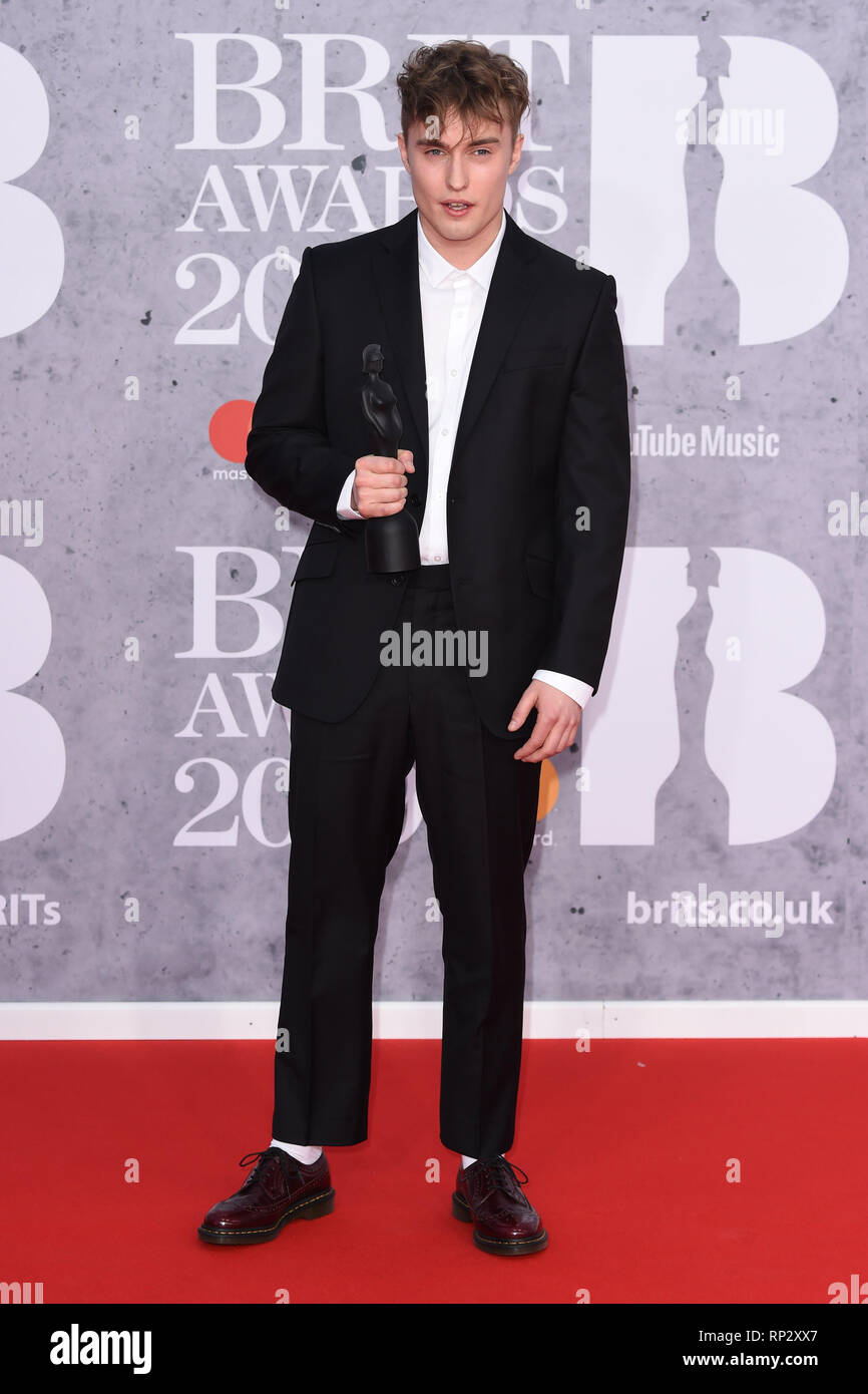 Sam fender brit hi-res stock photography and images - Alamy