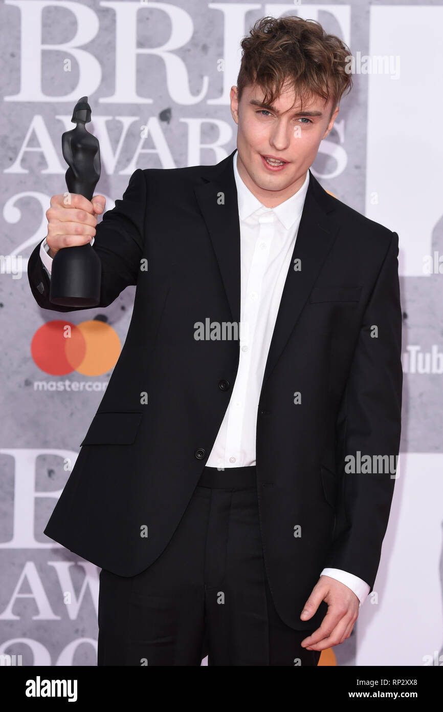 Sam fender hi-res stock photography and images - Alamy