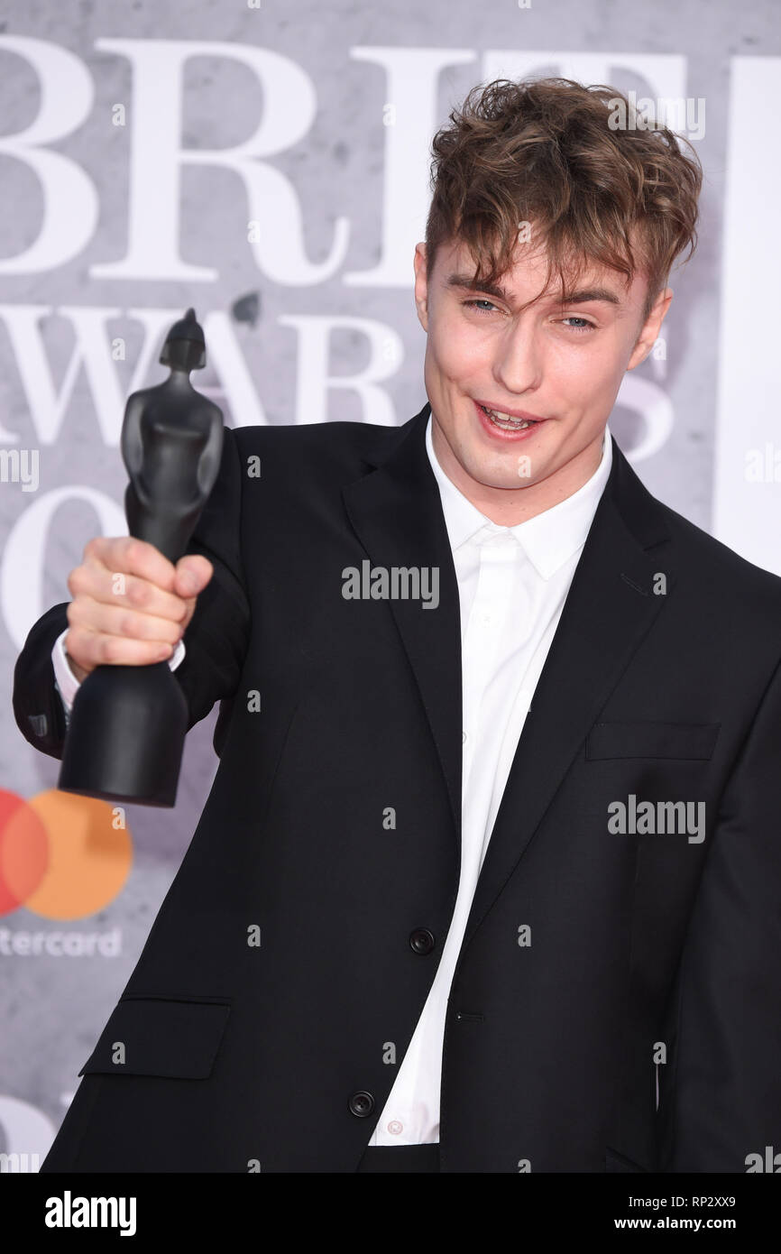 Sam fender music hi-res stock photography and images - Alamy