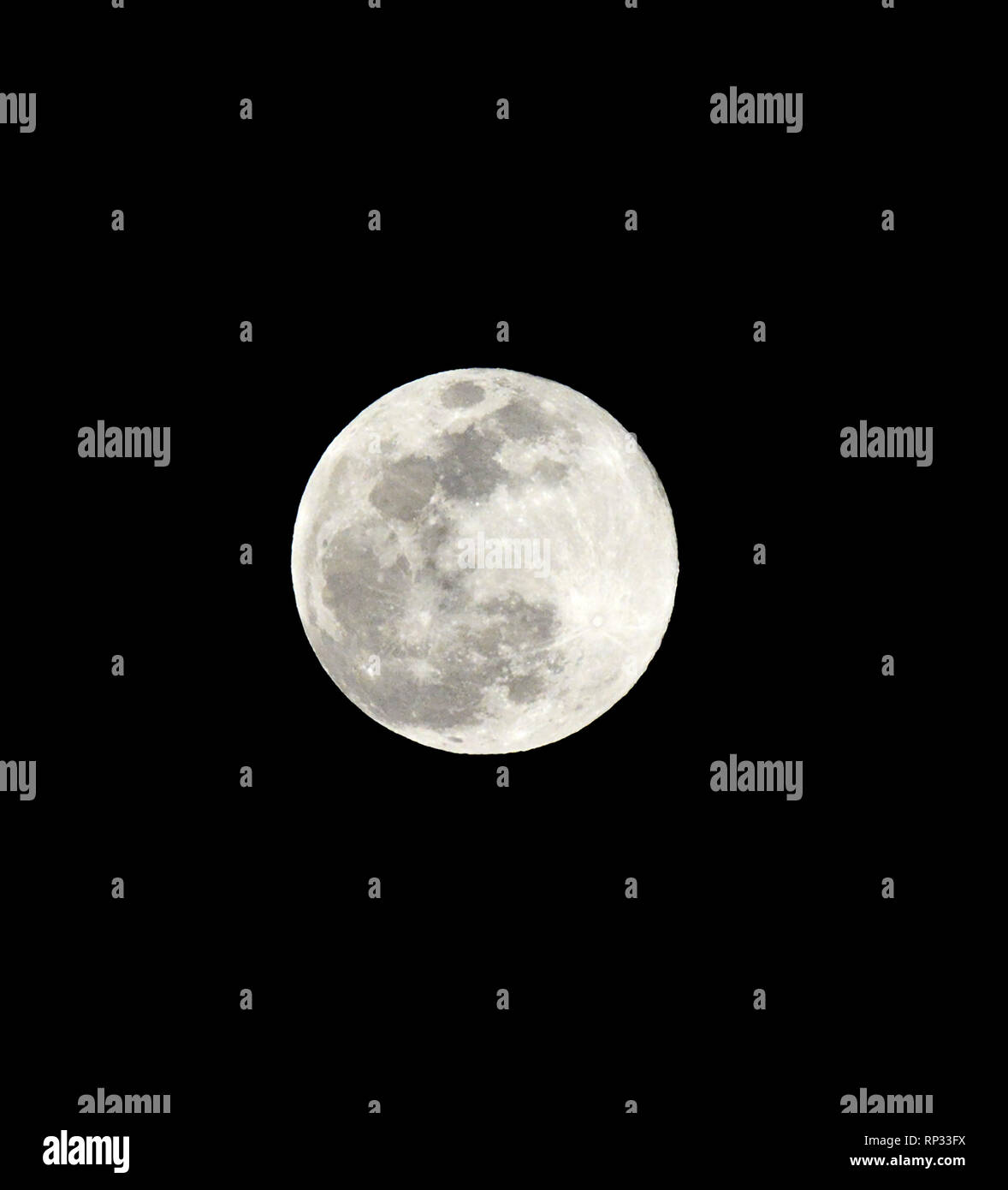 Lovers full moon hi-res stock photography and images - Alamy