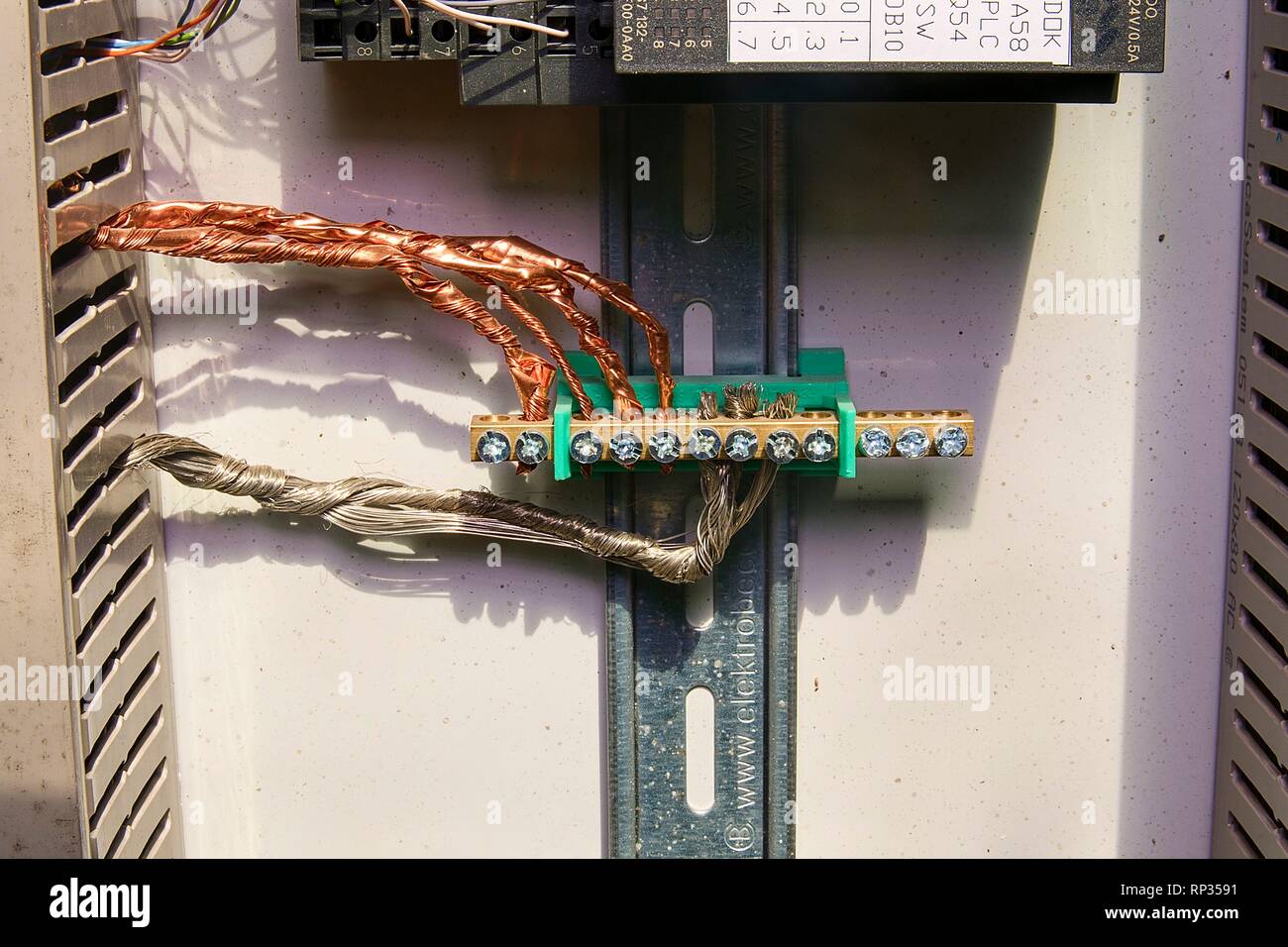 Cluster of wires hi-res stock photography and images - Alamy