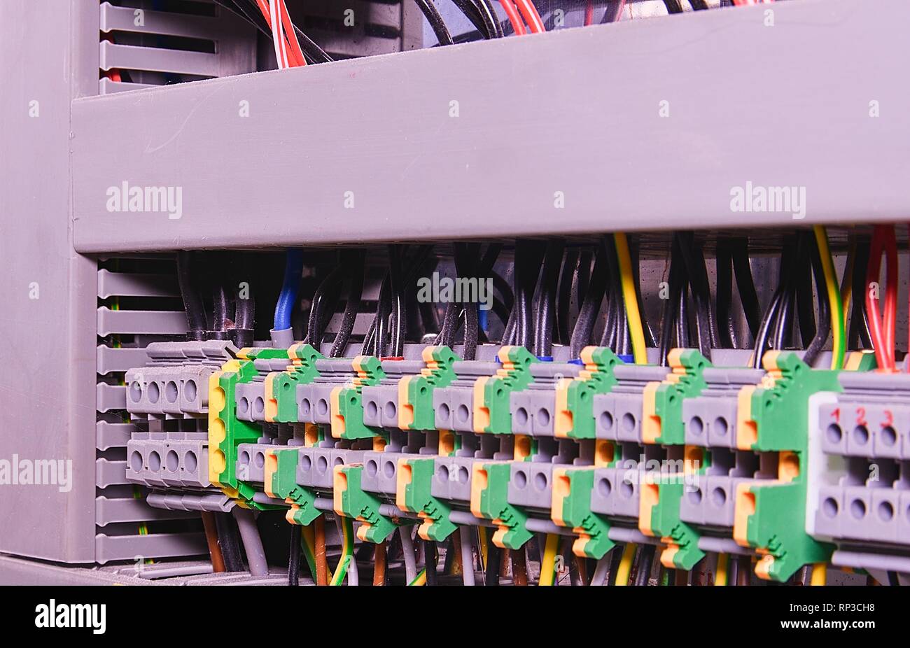 Wiring connectors or Terminal Block for Industrial Electronic equipment ...