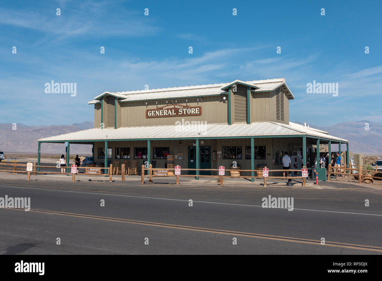 Stovepipe wells hi-res stock photography and images - Alamy