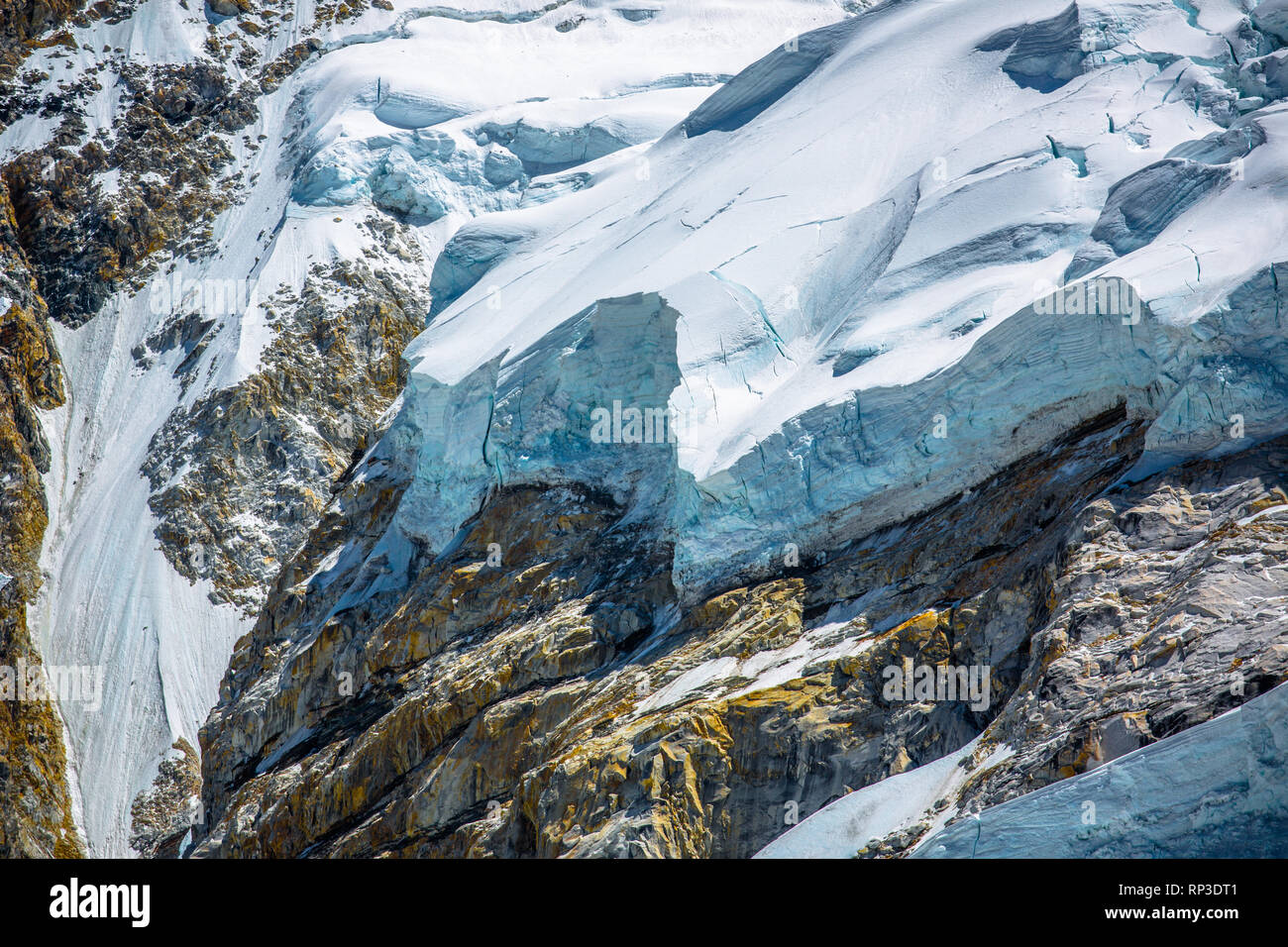 Death zone everest hi-res stock photography and images - Alamy