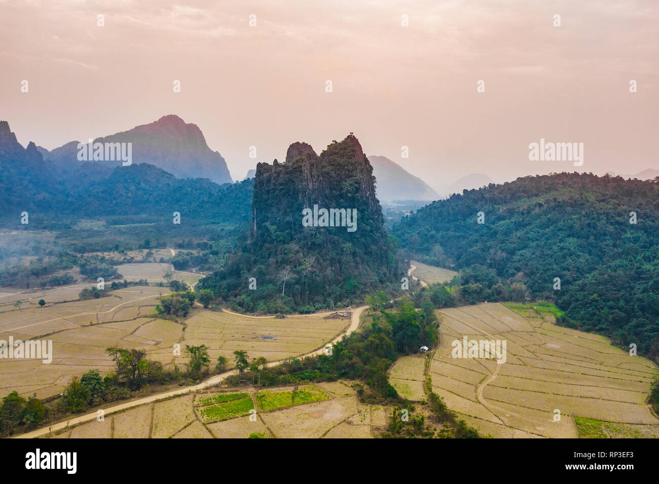 Hot air balloon above vang vieng hi-res stock photography and images ...