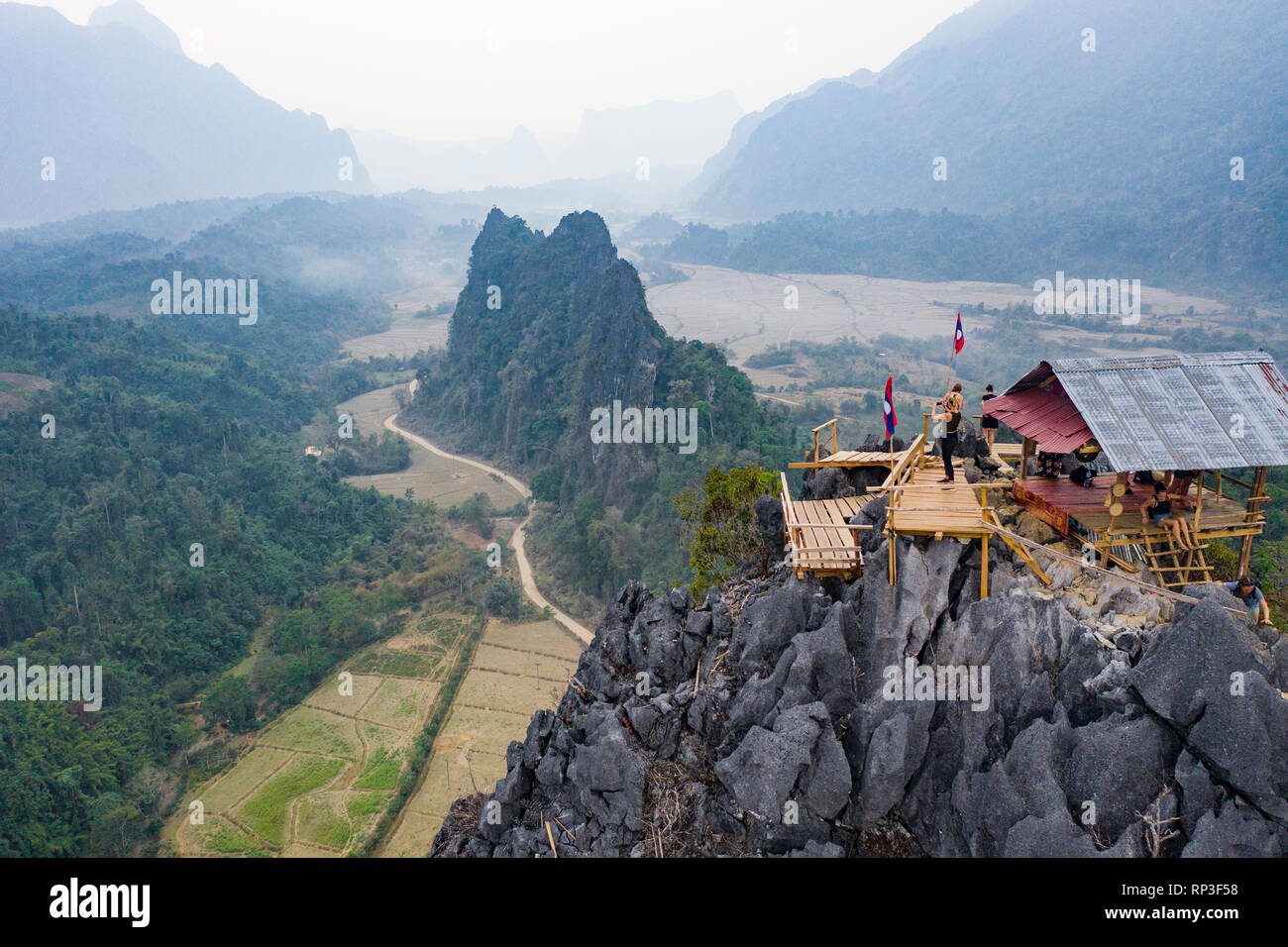 (View from above) Stunning aerial view of some tourists taking pictures ...