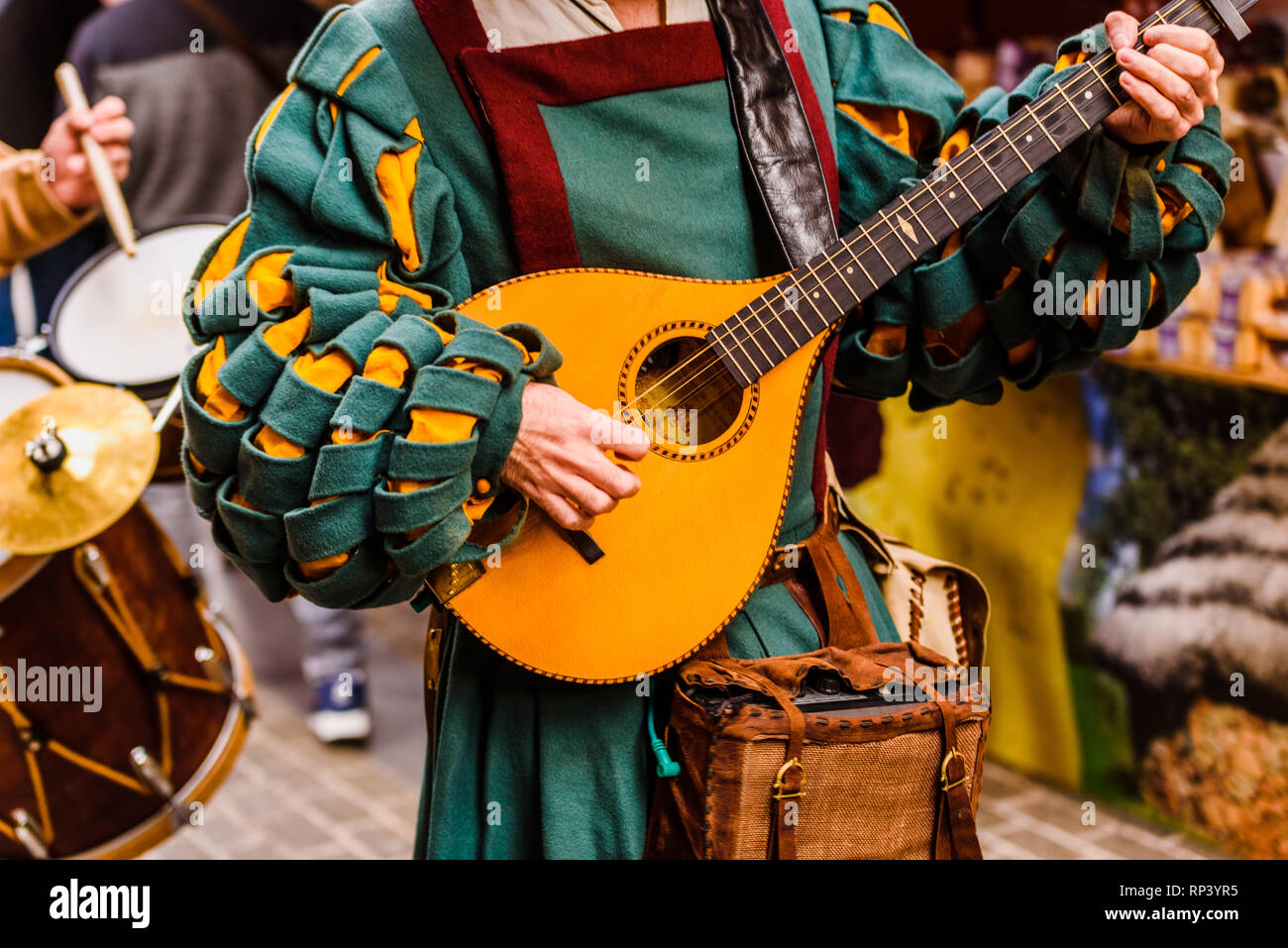 Medieval troubadour hi-res stock photography and images - Alamy