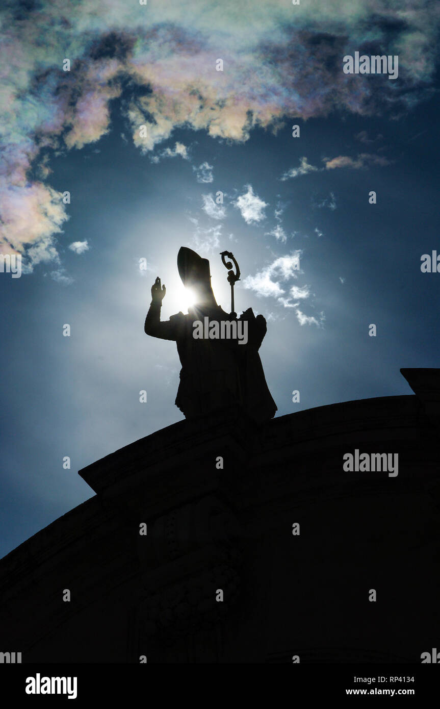 Statue in reflection Stock Photo - Alamy