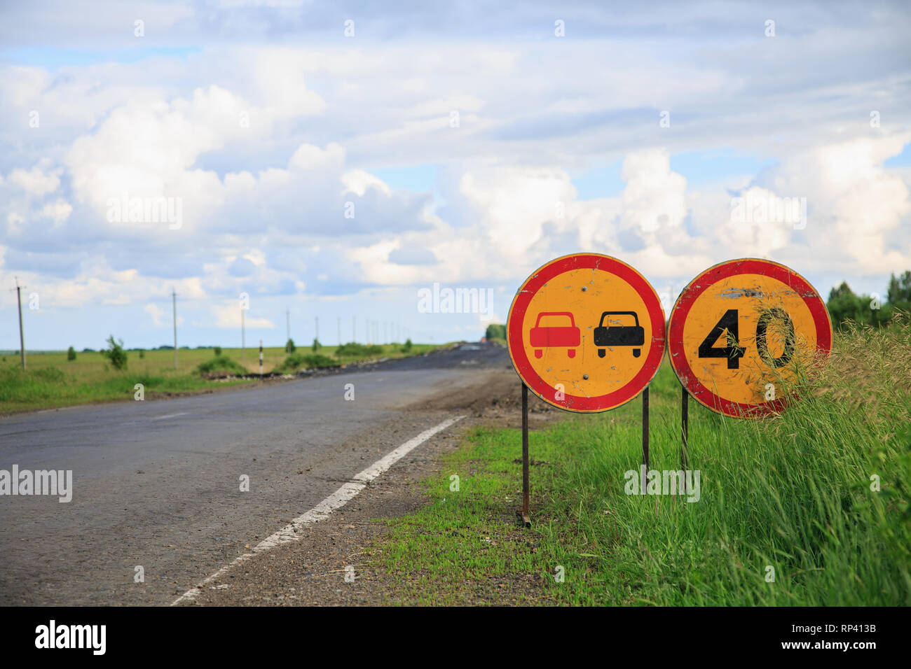 Construction traffic sign hi-res stock photography and images - Alamy