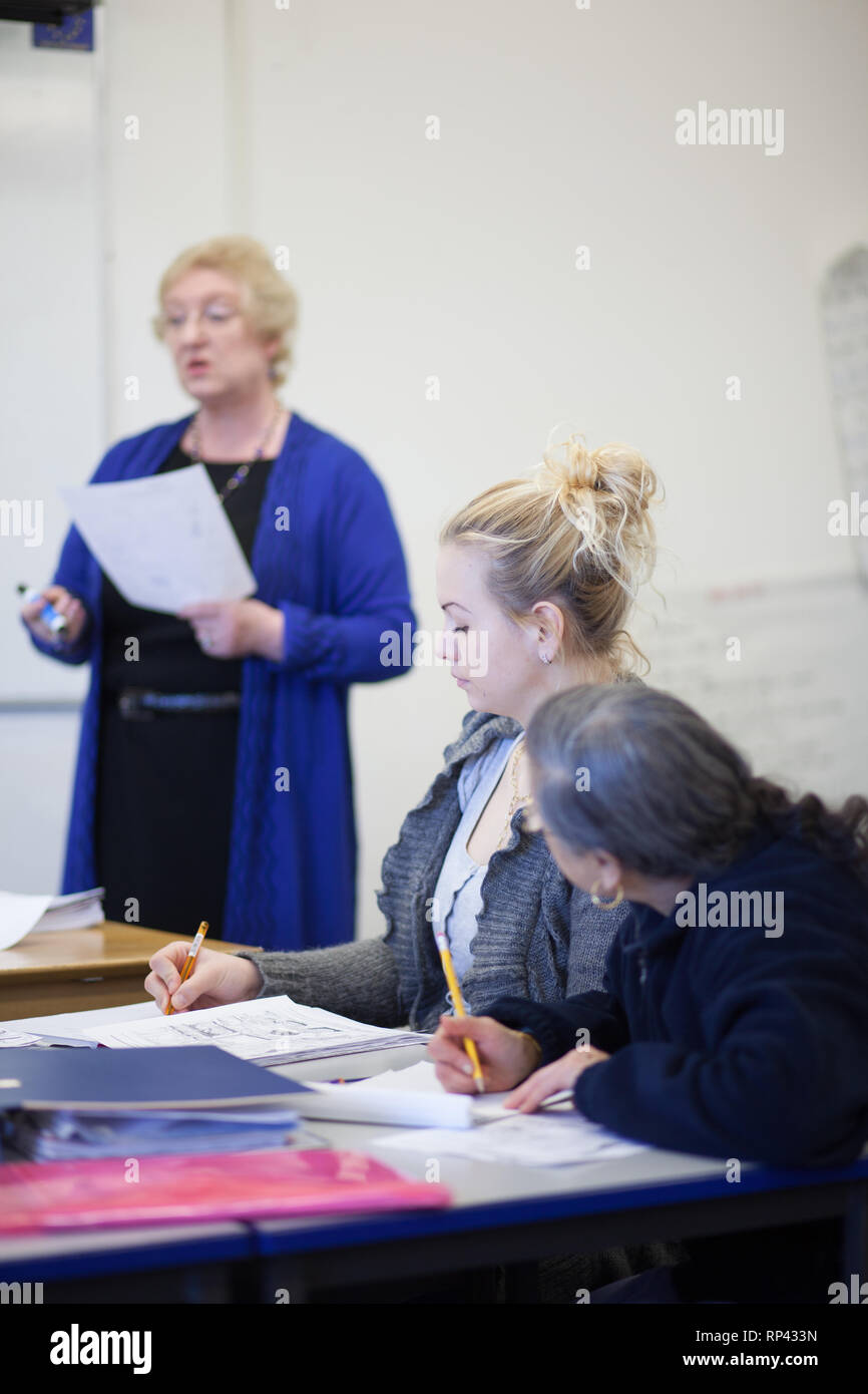 Teaching languages class hi-res stock photography and images - Alamy