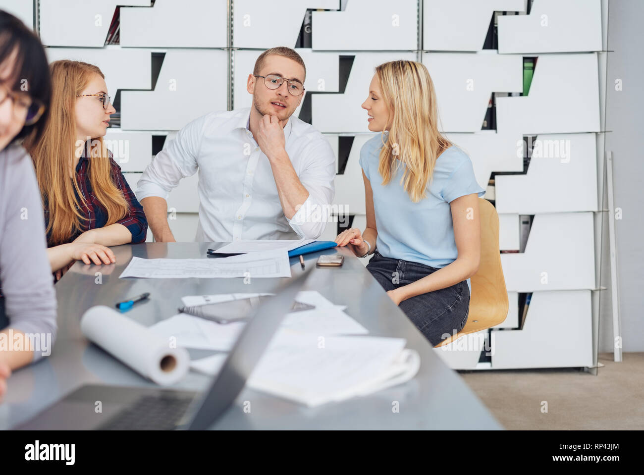 A long table hi-res stock photography and images - Alamy