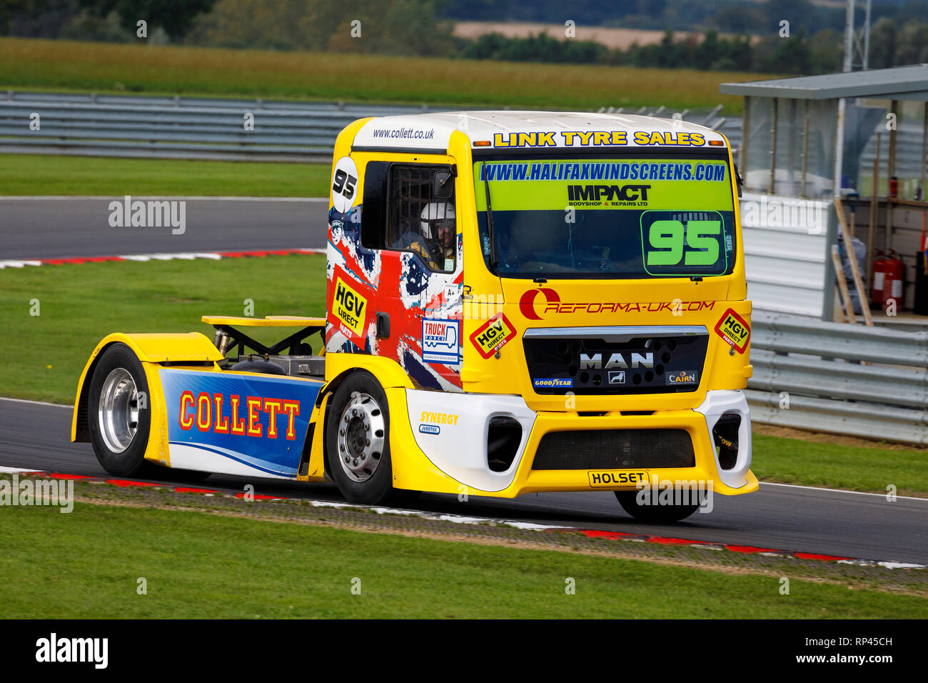 Richard Collett in the MAN TGX, Division 1, truck rack at Snetterton ...