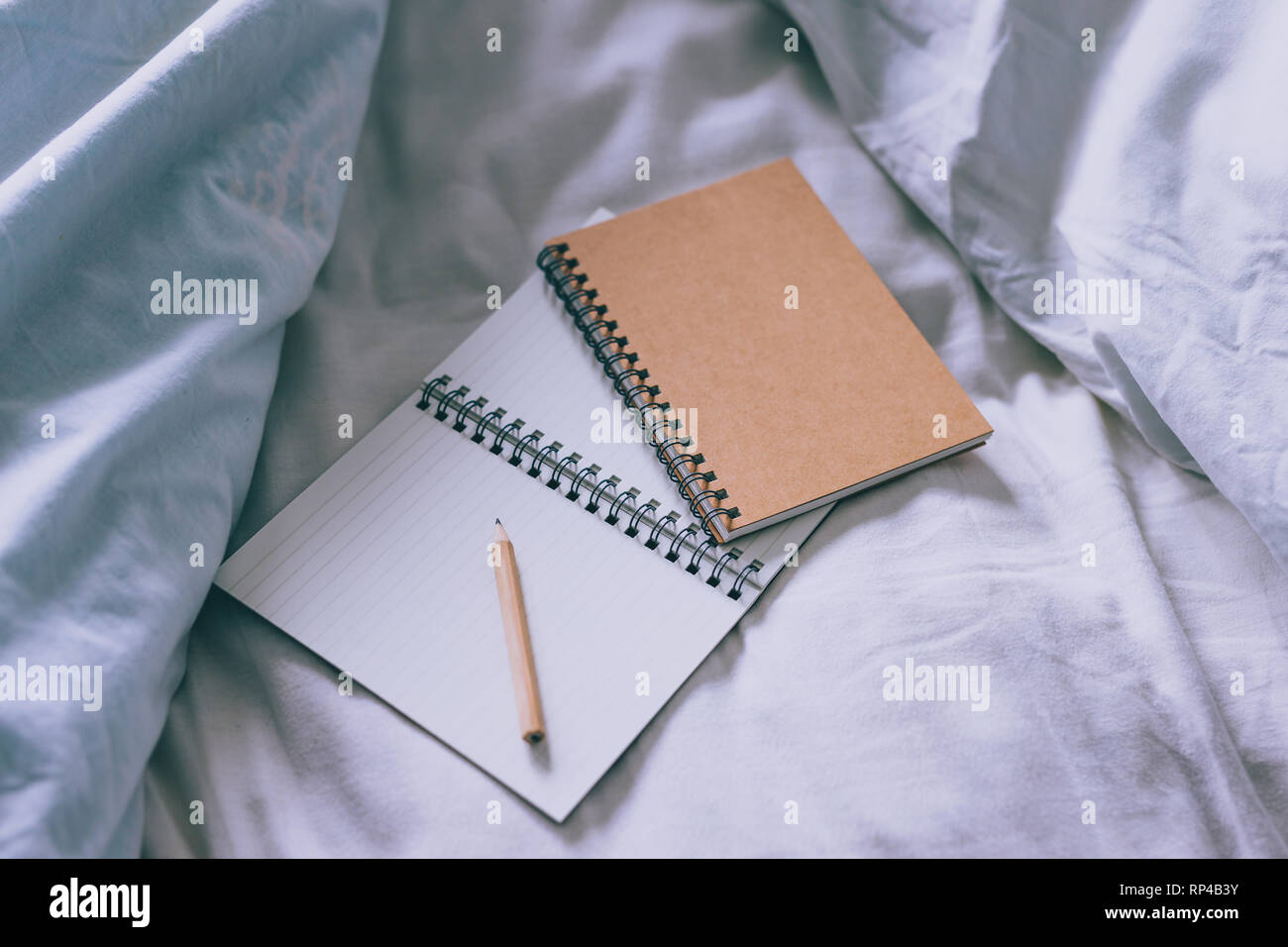 Messy bed with paper hi-res stock photography and images - Alamy