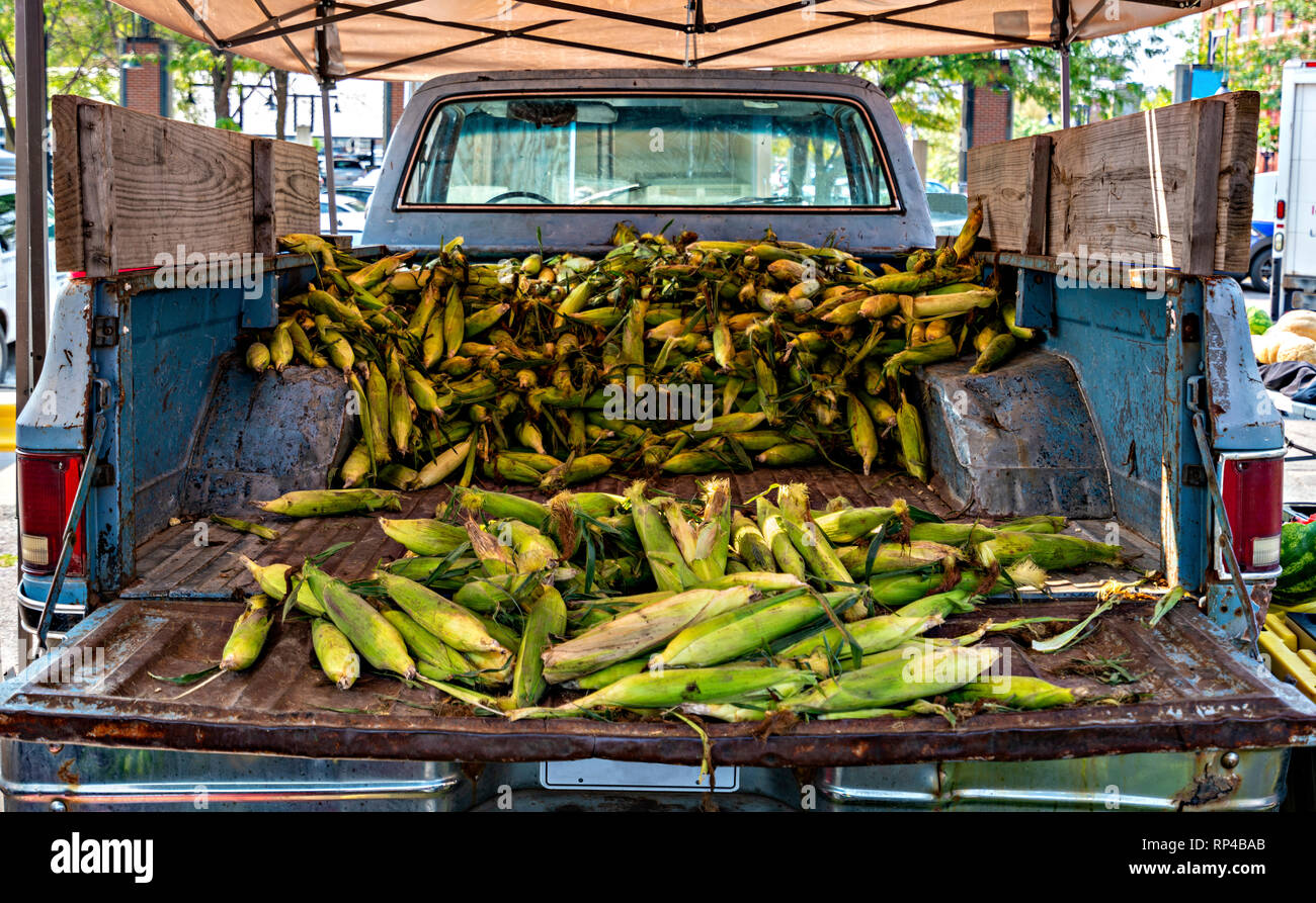 Truck with vegetables hi-res stock photography and images - Alamy