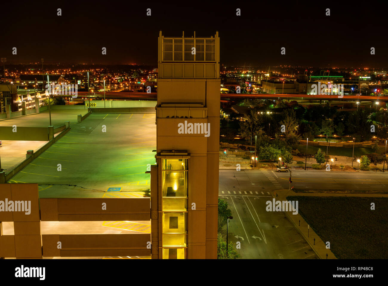 High rise parking garage hi-res stock photography and images - Alamy