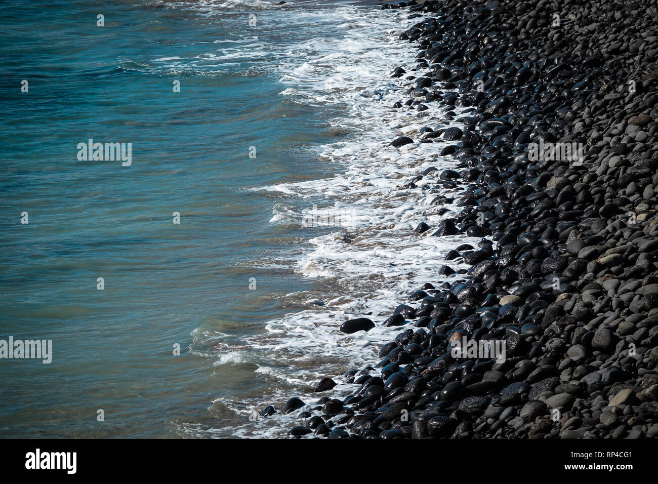 Black lava rock beach hi-res stock photography and images - Alamy