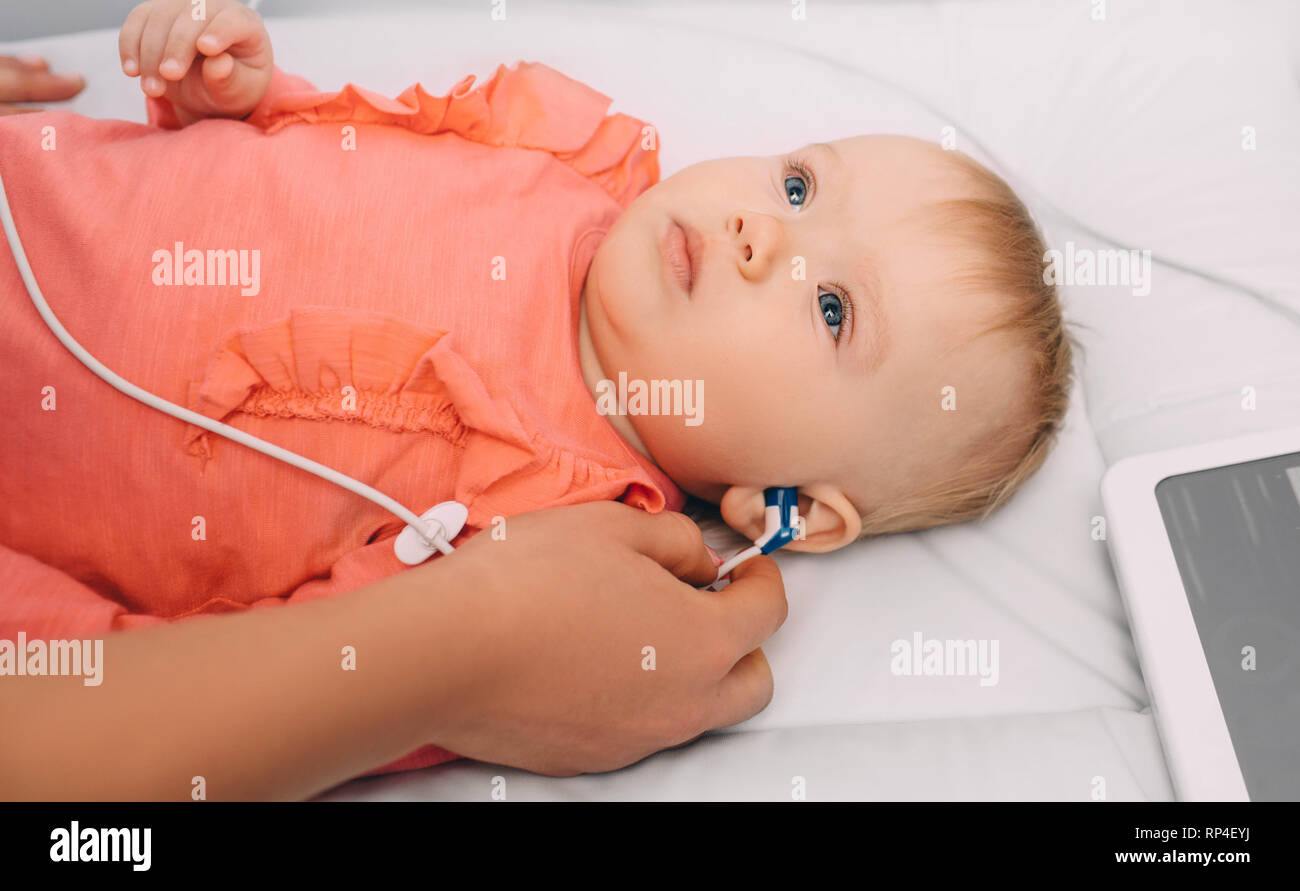 Baby hearing test hi-res stock photography and images - Alamy