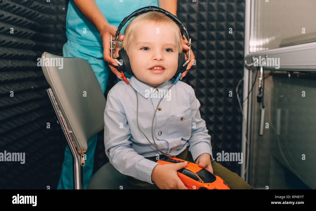 Boy little hi-res stock photography and images - Alamy