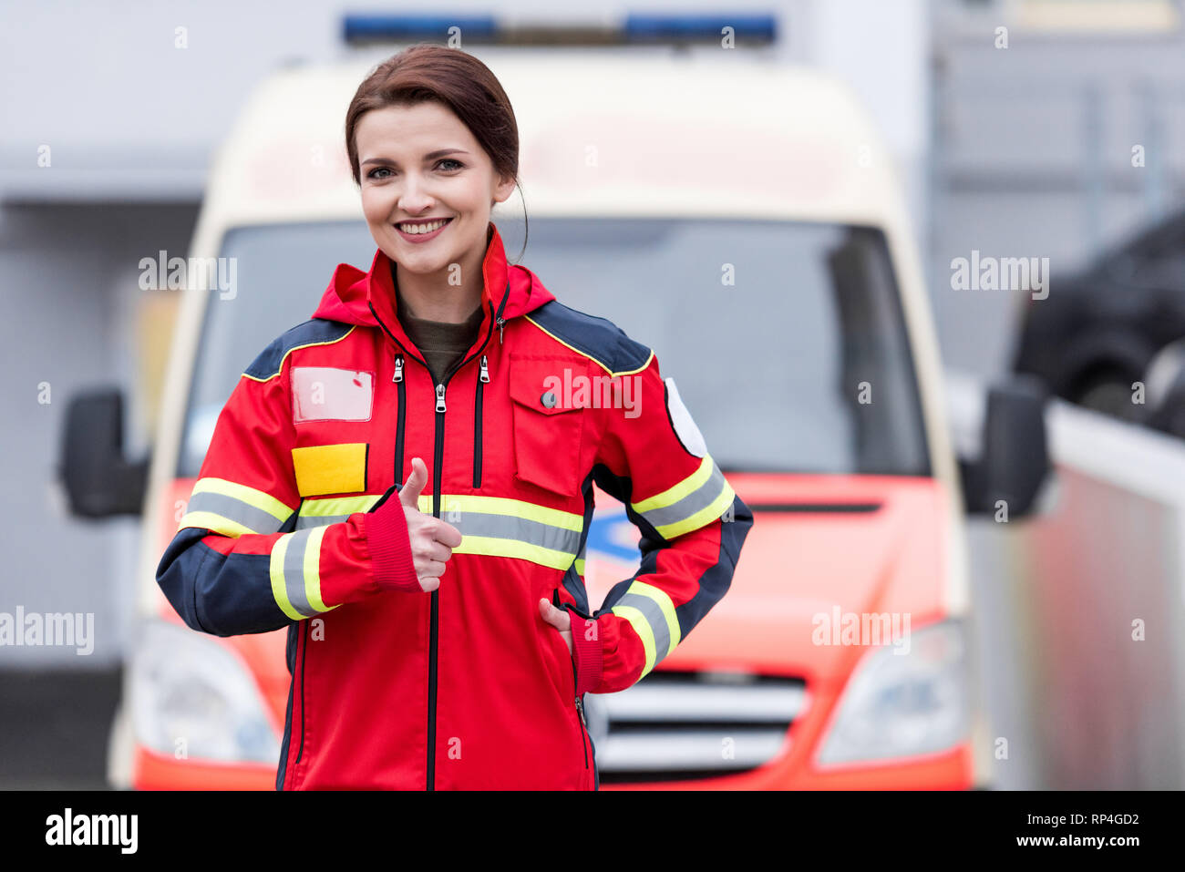 Female paramedic hi-res stock photography and images - Alamy