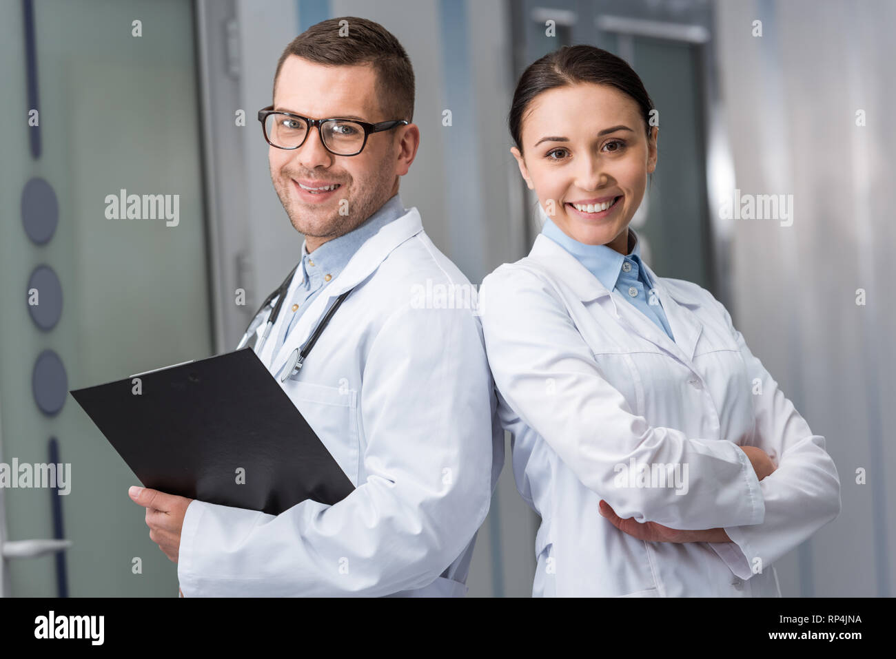 Doctors profession hi-res stock photography and images - Alamy