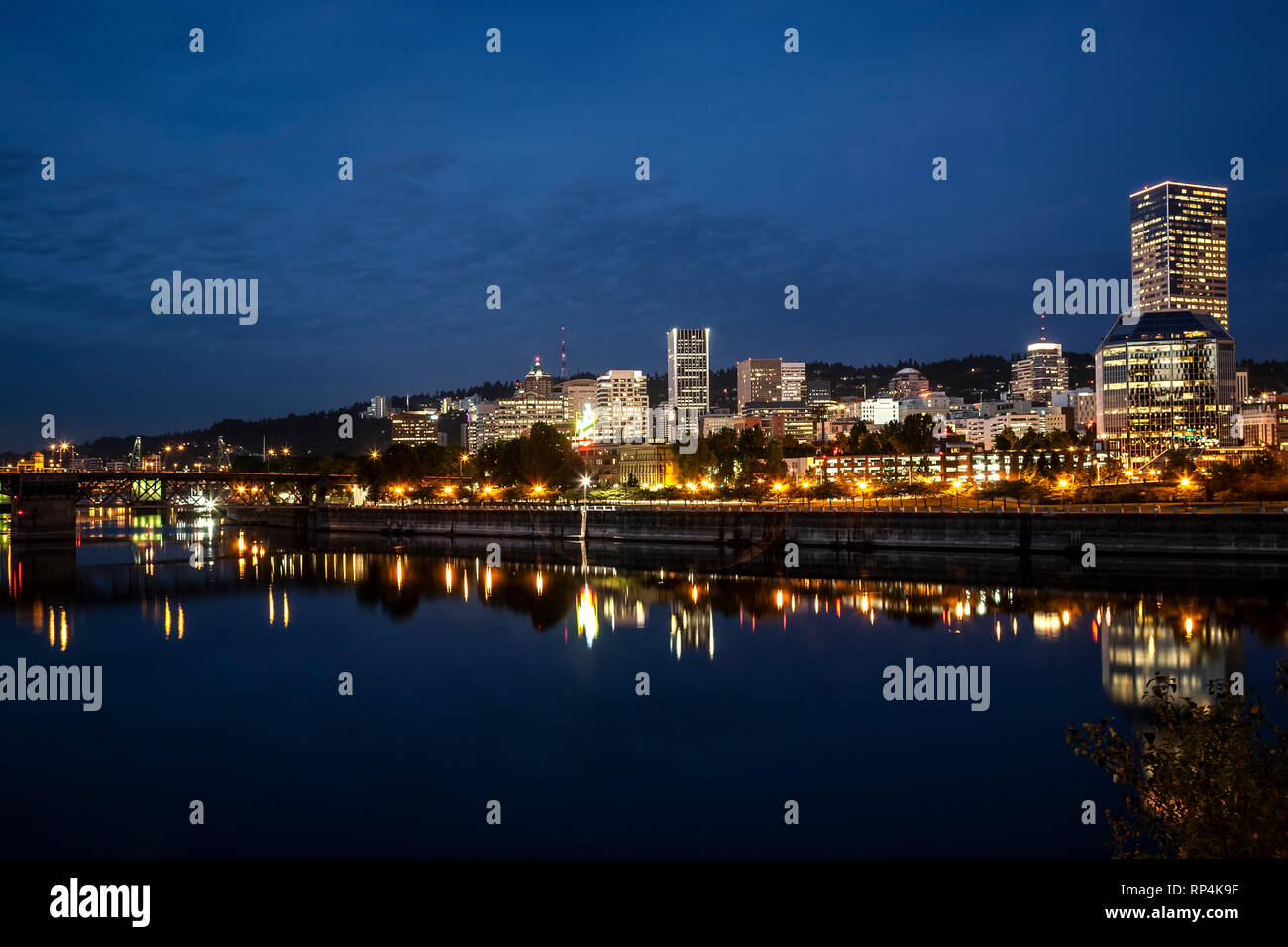 Willamette river hi-res stock photography and images - Alamy