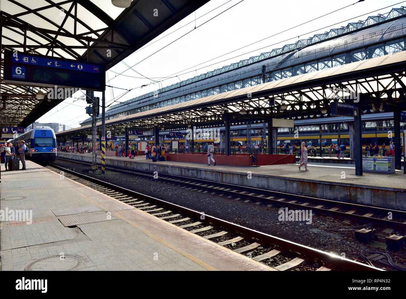 One of the platforms at Prague main train station Stock Photo - Alamy