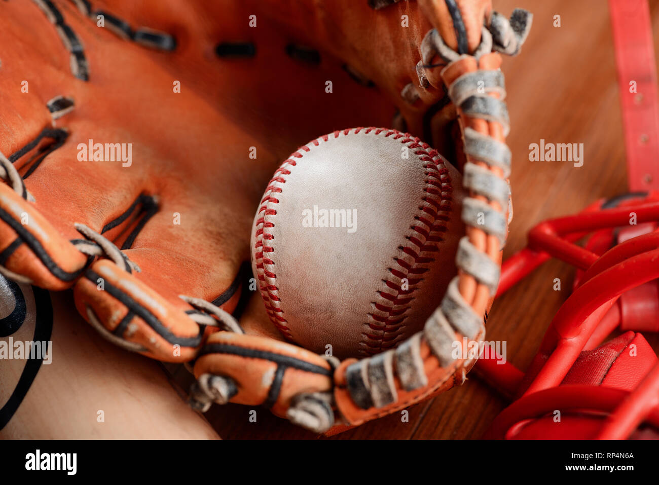 Batter catcher side view hi-res stock photography and images - Alamy