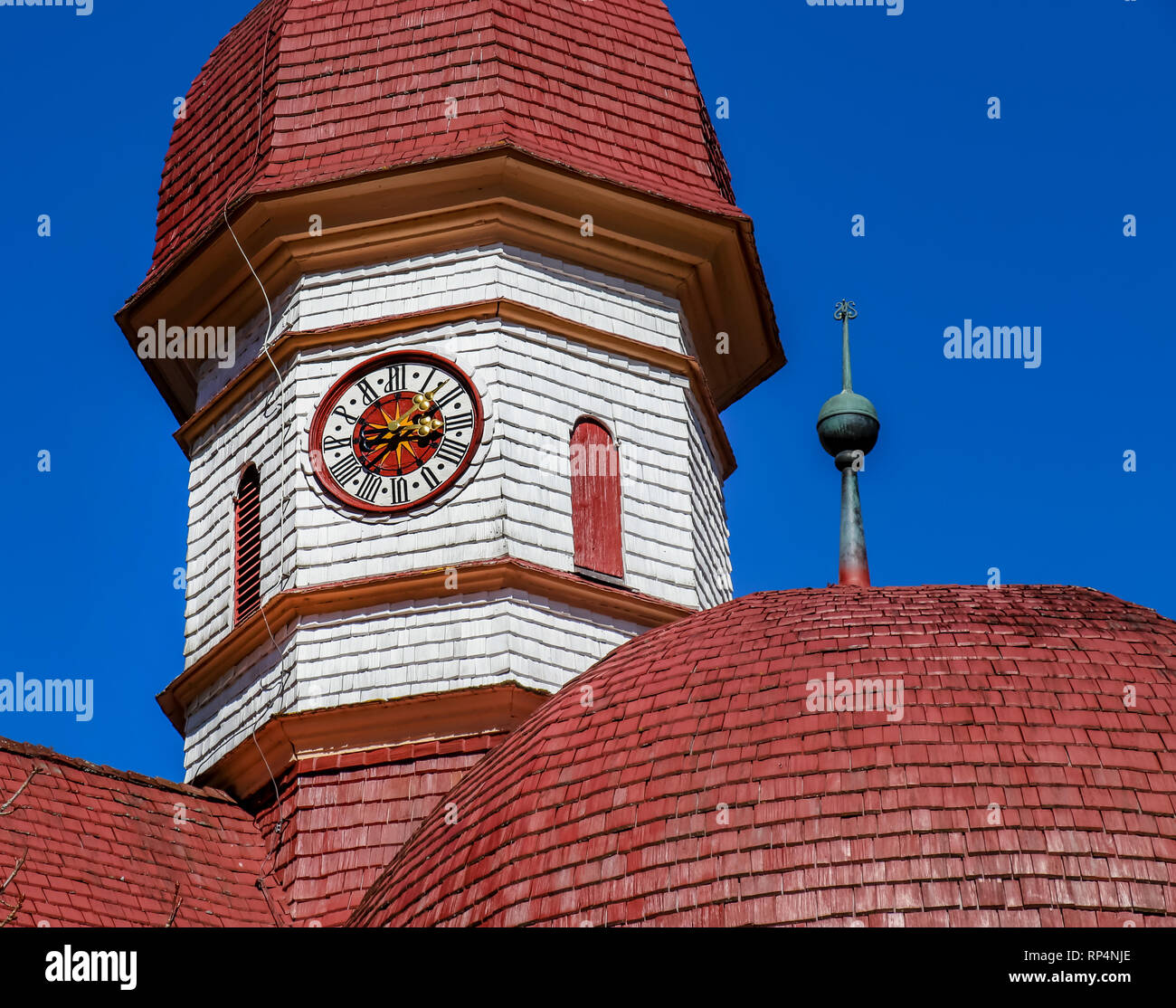 Rooftop clock hi-res stock photography and images - Alamy