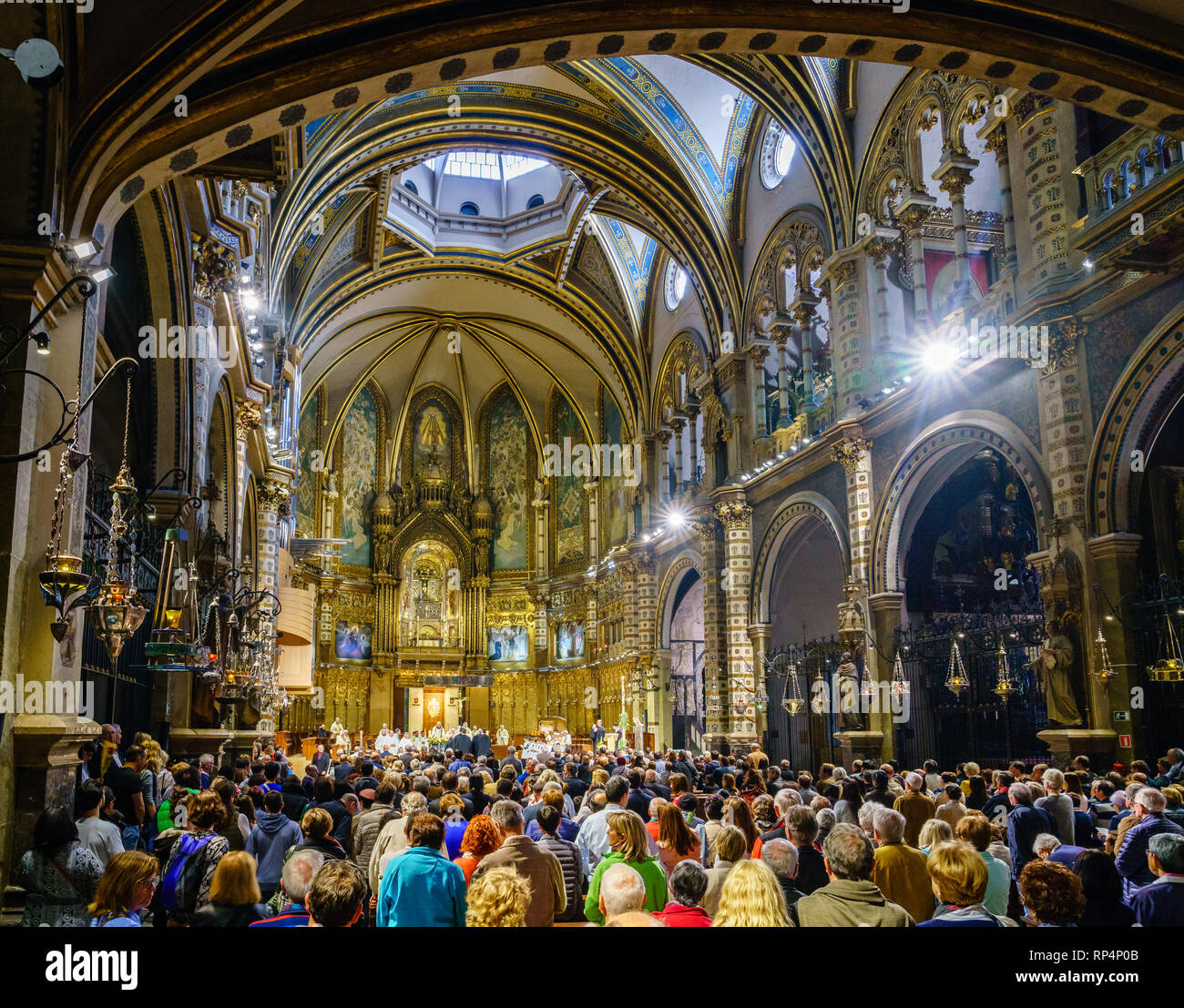 Catholic church interior service hi-res stock photography and images ...