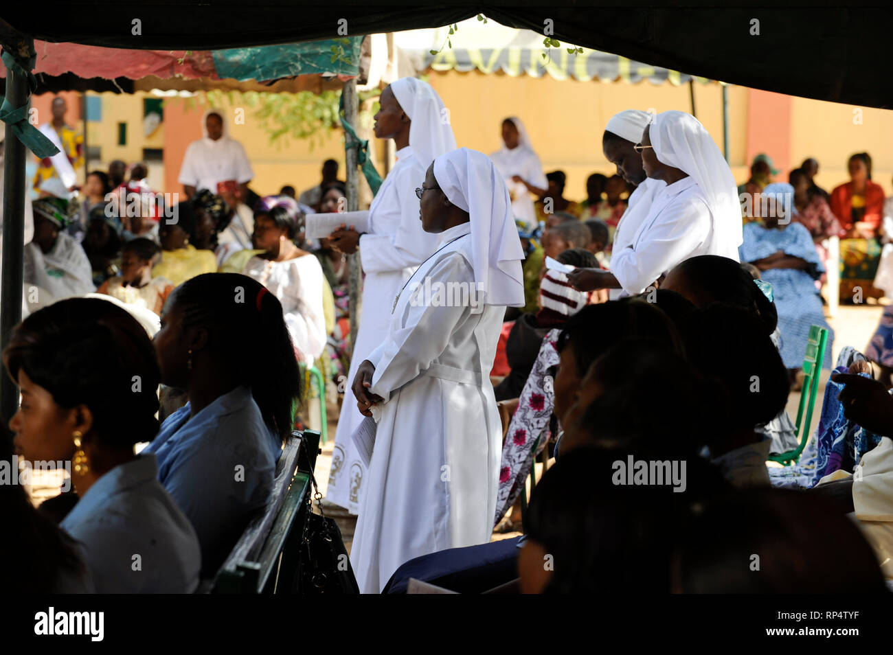Consecration mass hi-res stock photography and images - Alamy
