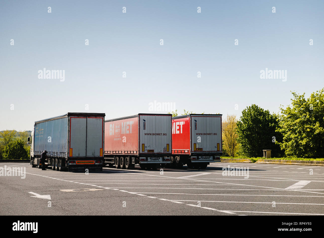 Three trailer trucks hi-res stock photography and images - Alamy