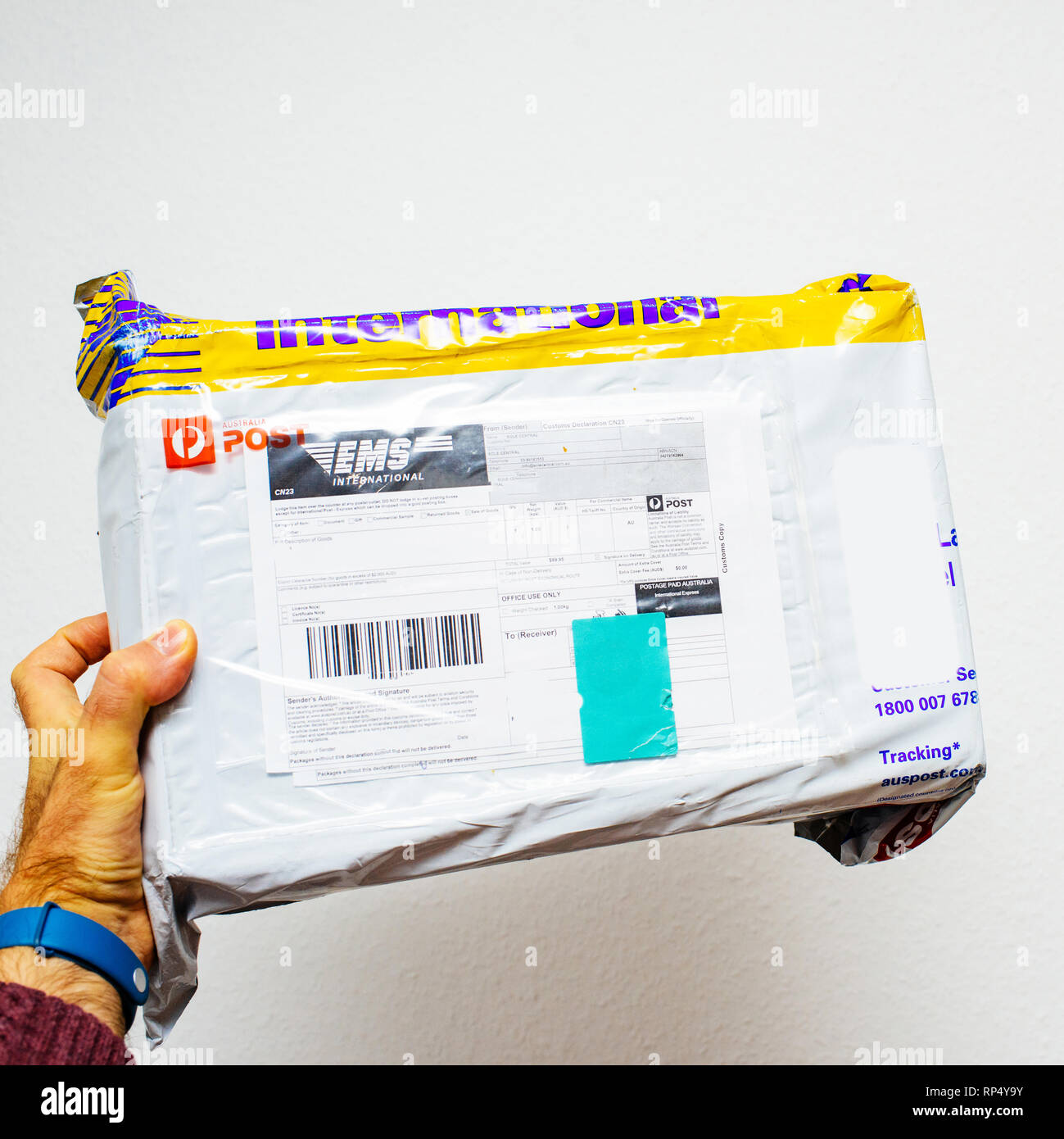 Commercial parcel delivery london hi-res stock photography and images ...
