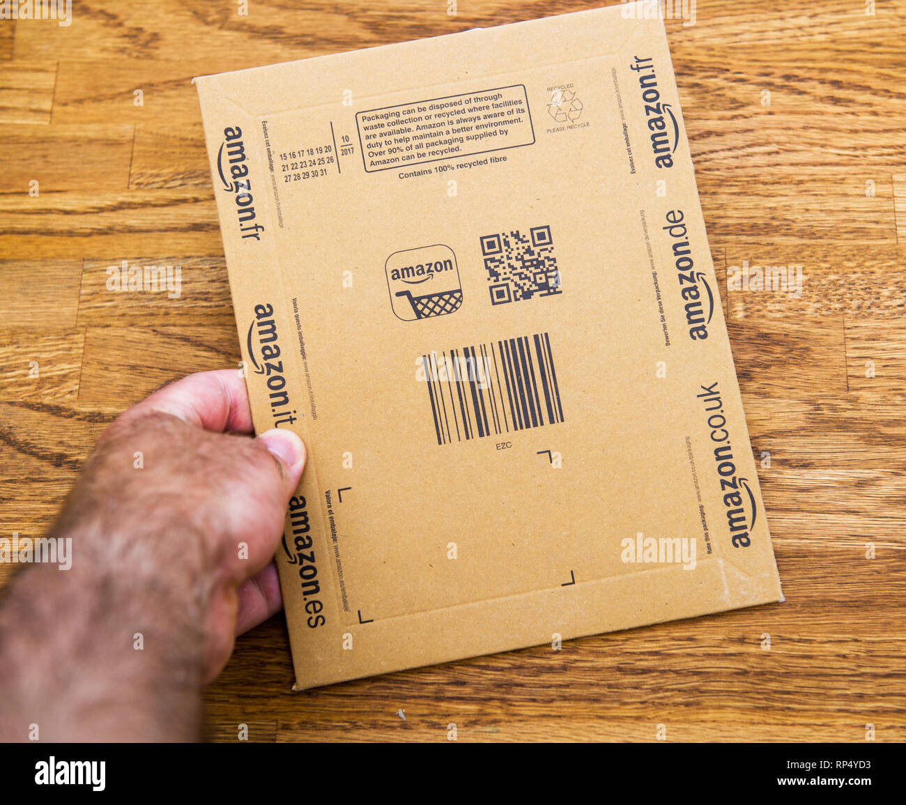 Amazon website france hi-res stock photography and images - Alamy