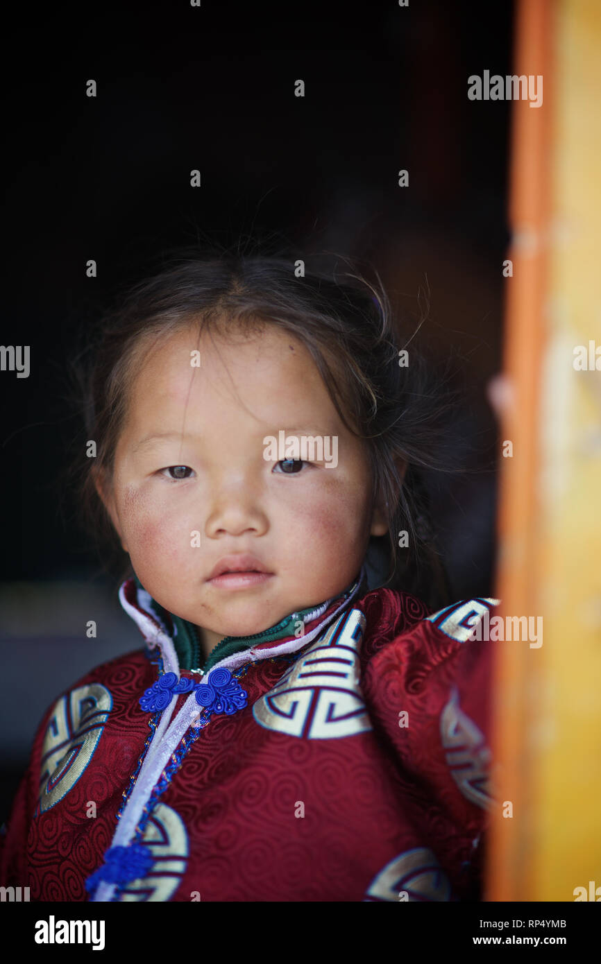 Mongolian child, Gobi desert, Mongolia Stock Photo - Alamy