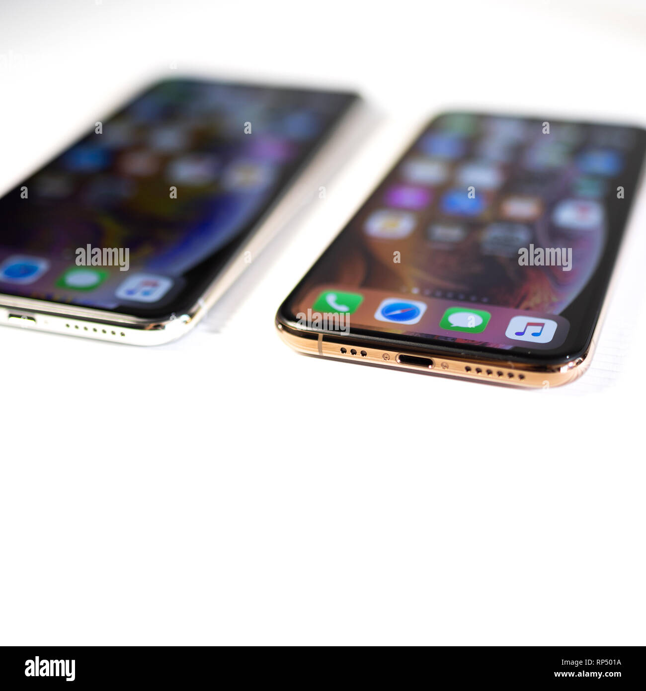 PARIS, FRANCE - SEP 27, 2018: Compare the new Apple Computers iPhone Xs ...