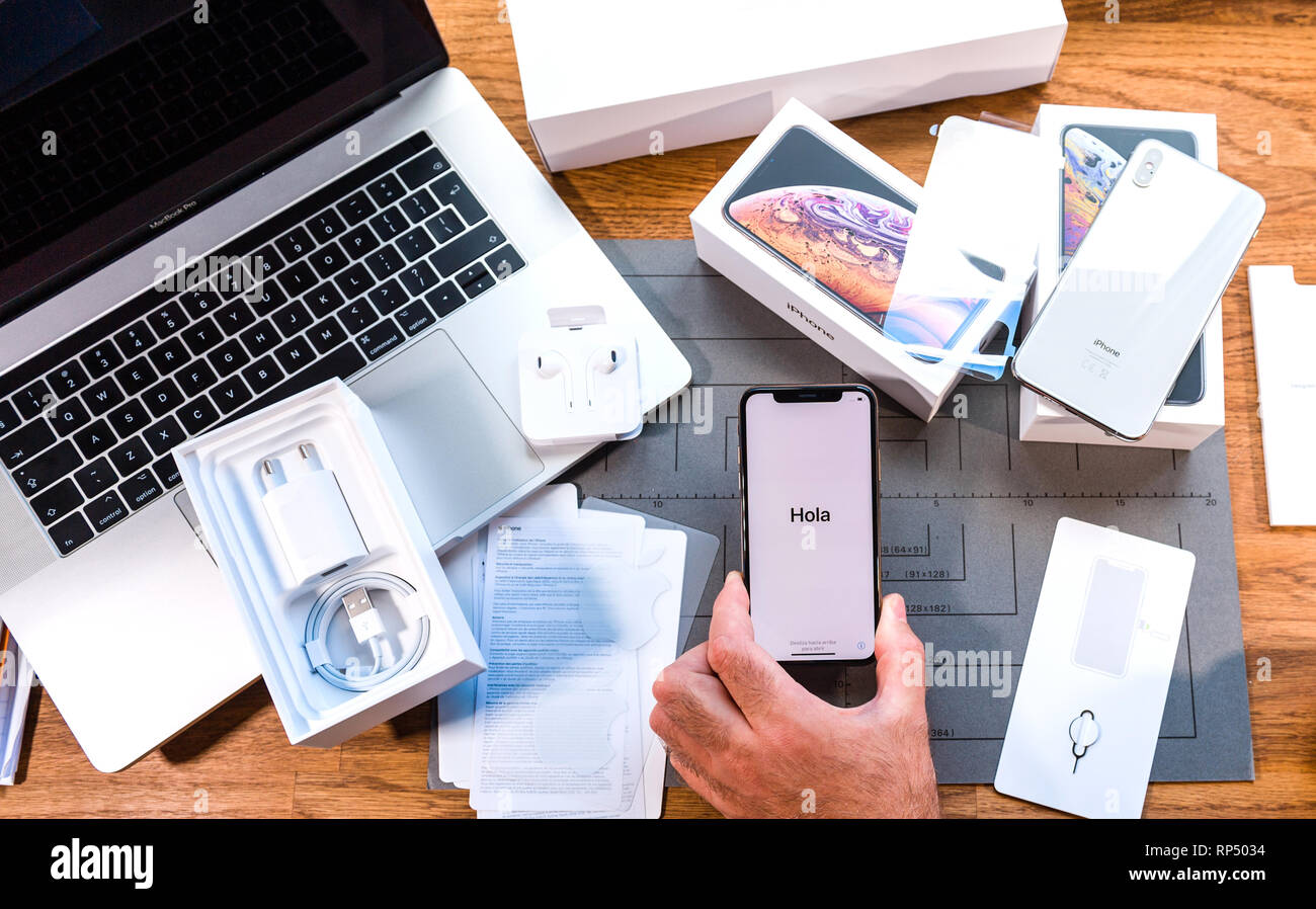 Welcome To Iphone High Resolution Stock Photography and Images - Alamy