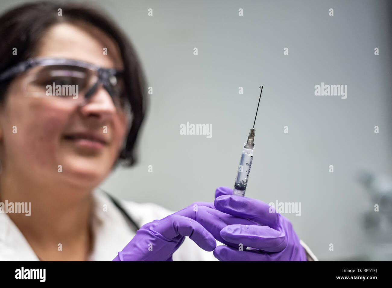 Hospital nurse injection hi-res stock photography and images - Alamy
