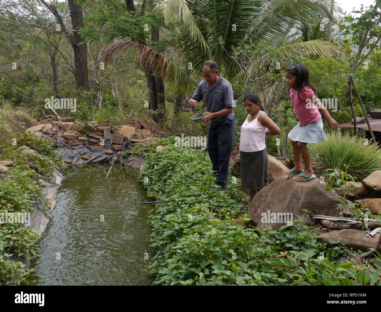 El Salvador JDS projects in Jujutla. Family of Alvaro Tejada (60), his ...