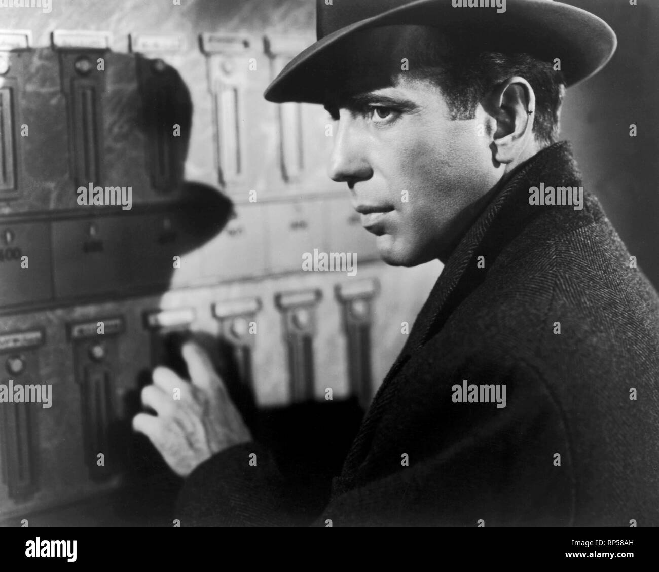 HUMPHREY BOGART, THE MALTESE FALCON, 1941 Stock Photo - Alamy